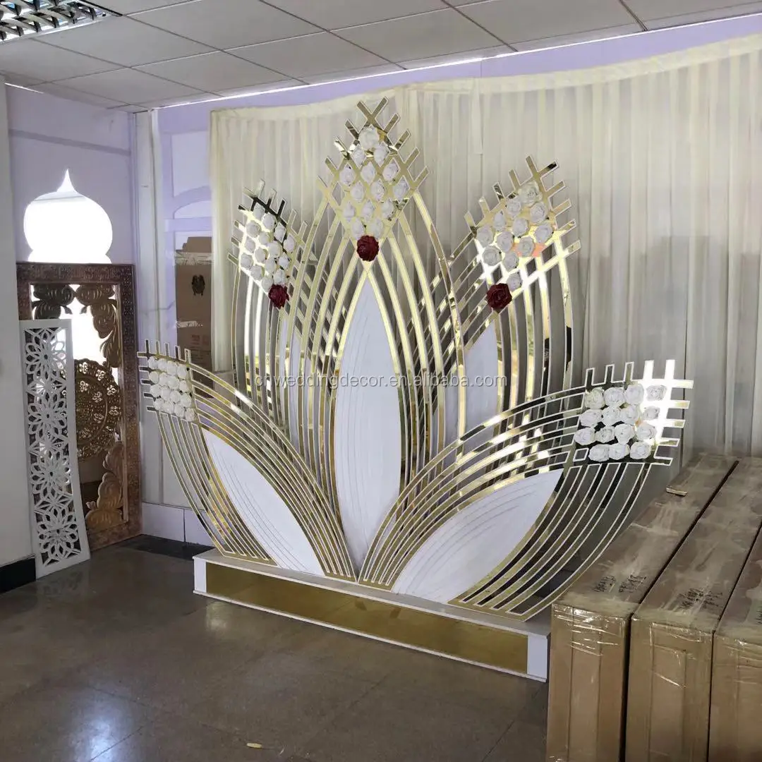 Gold Acrylic Backdrop - Elegant Wedding Stage Decoration