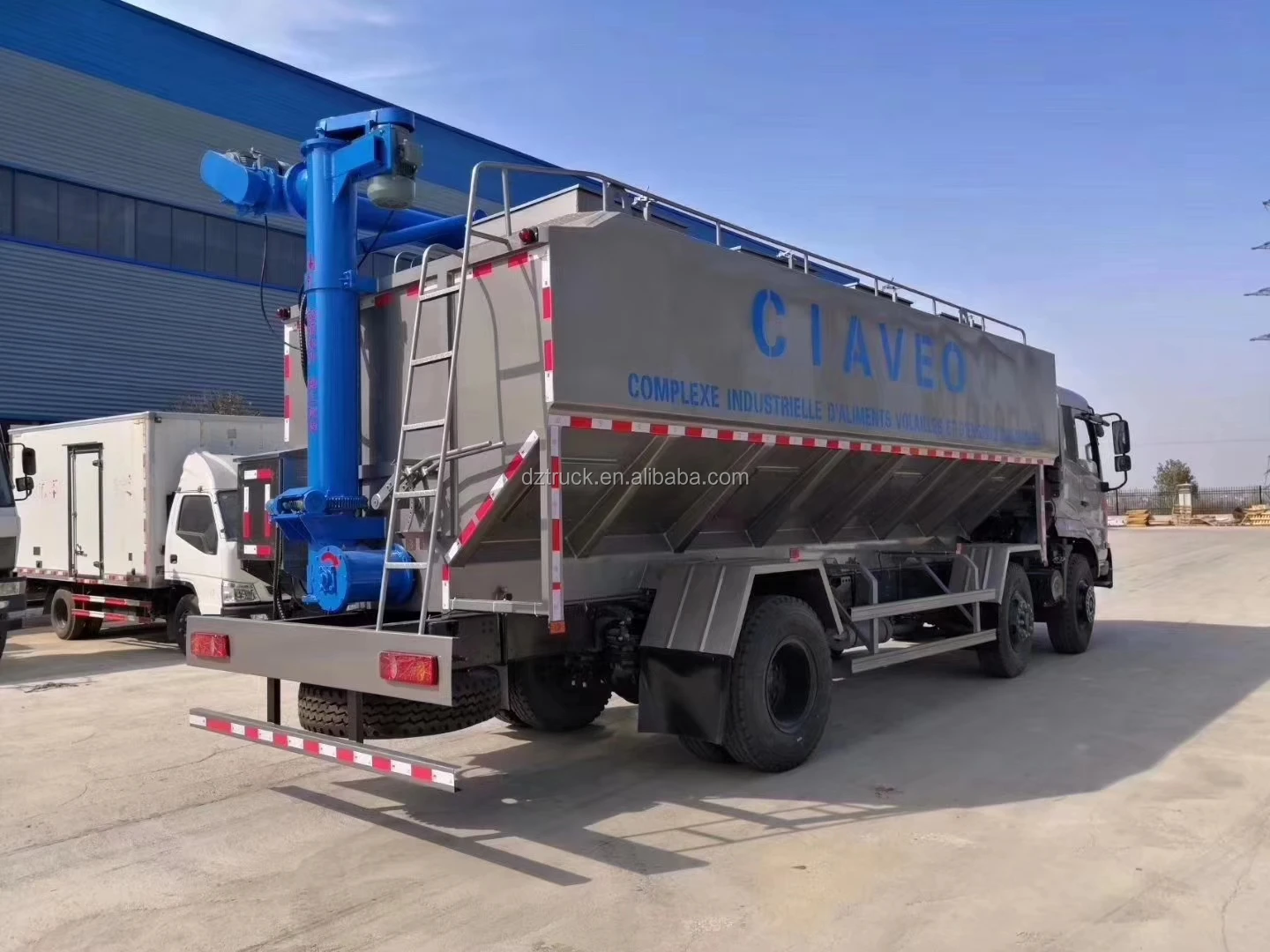 16 Ton Bulk Feed Truck - Efficient Transport Solutions