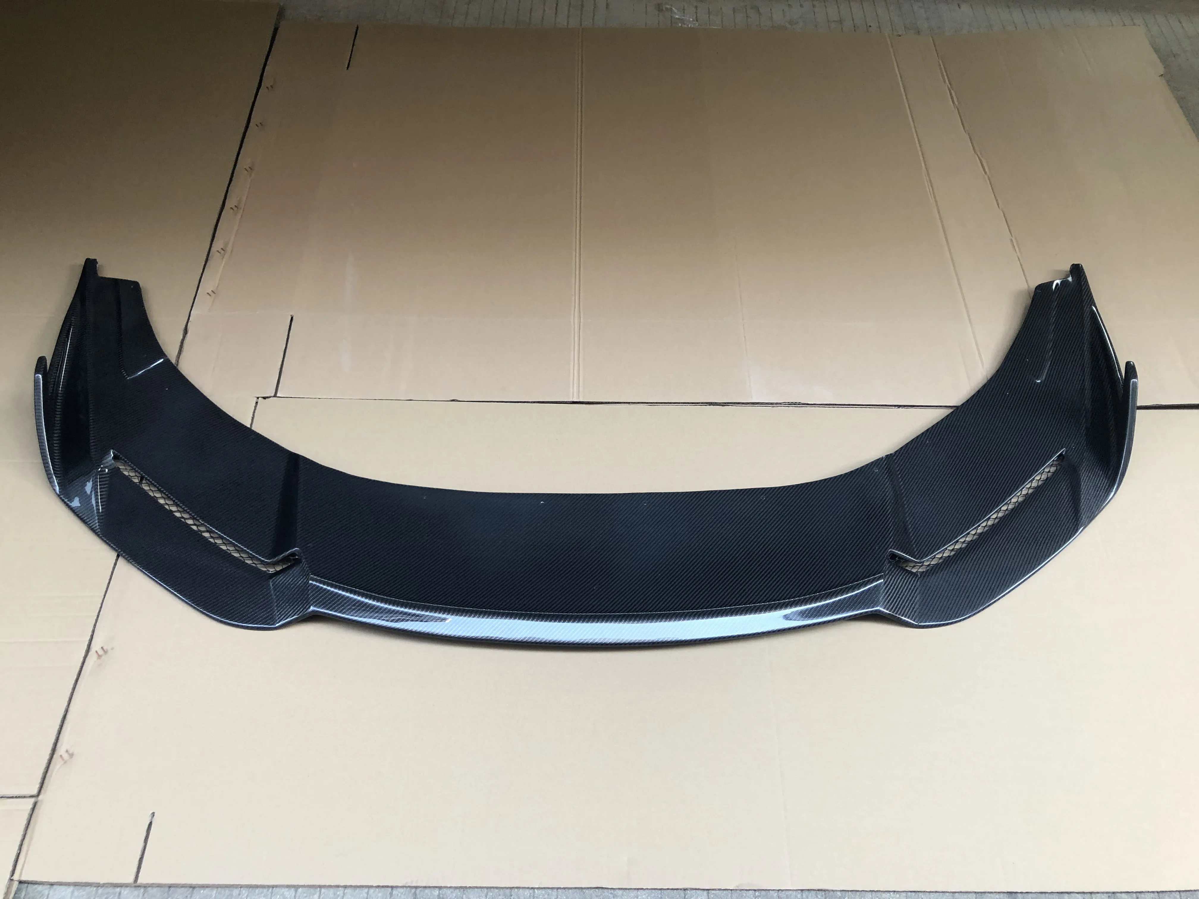 RZ Style Carbon Fiber Front Lip for Lamborghini Huracan