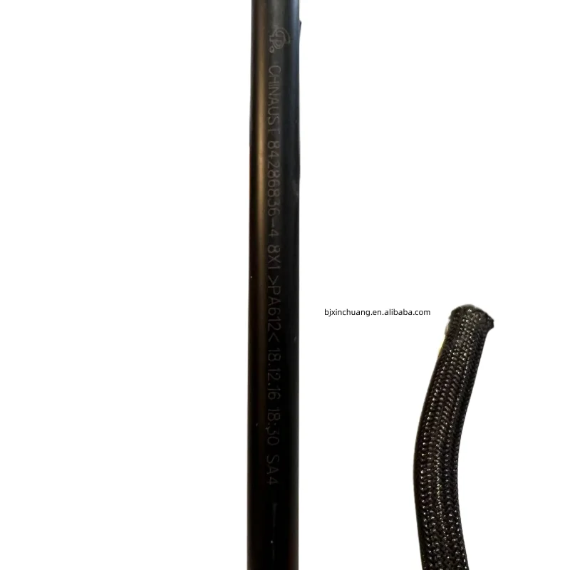 ชิ้นส่วนรถยนต์เครื่องยนต์ระบายความร้อนด้วยอากาศท่อ OEM84390629 84129605 ...