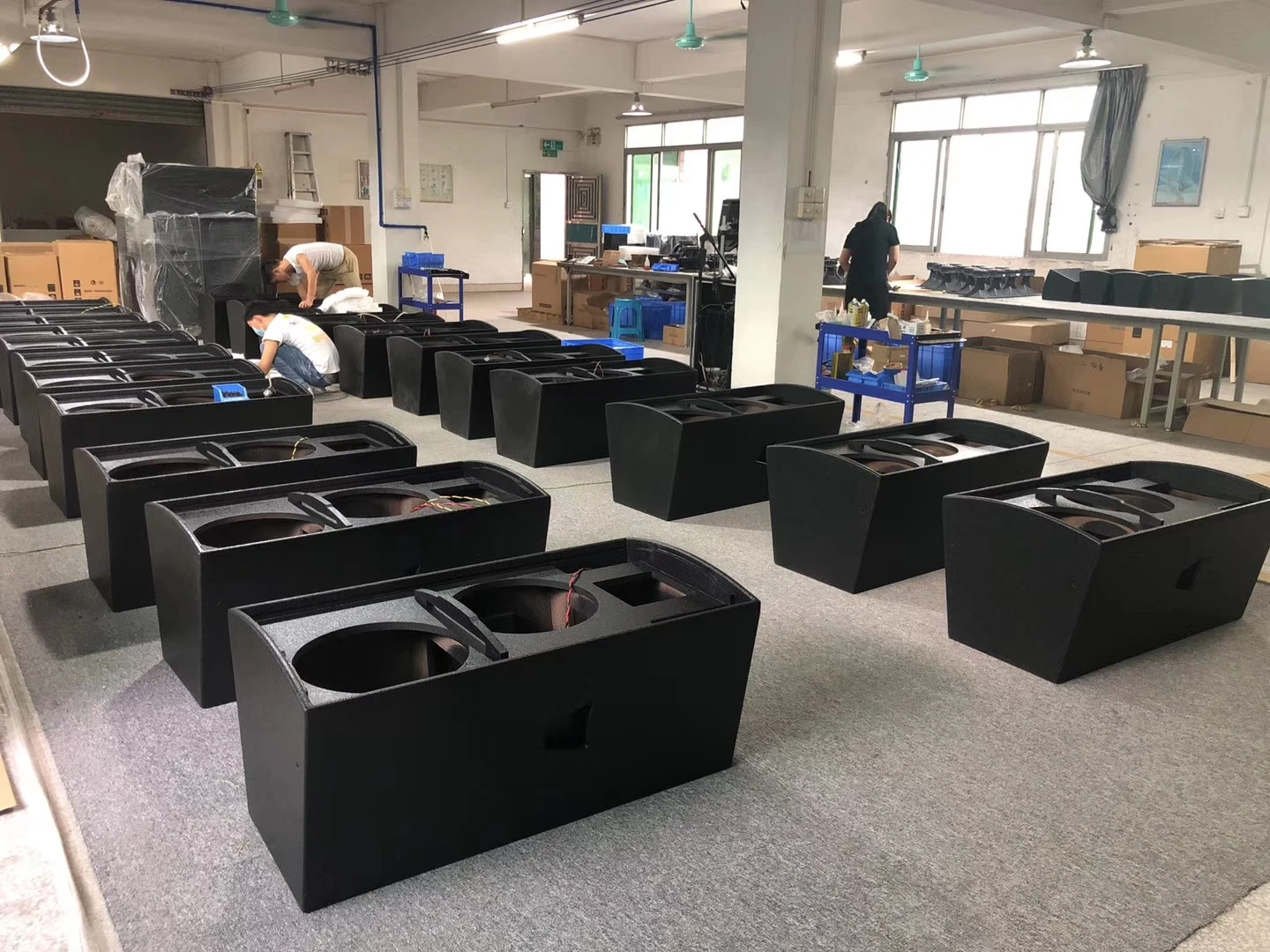 4 Way Line Array - Superior Sound for Concerts & Events