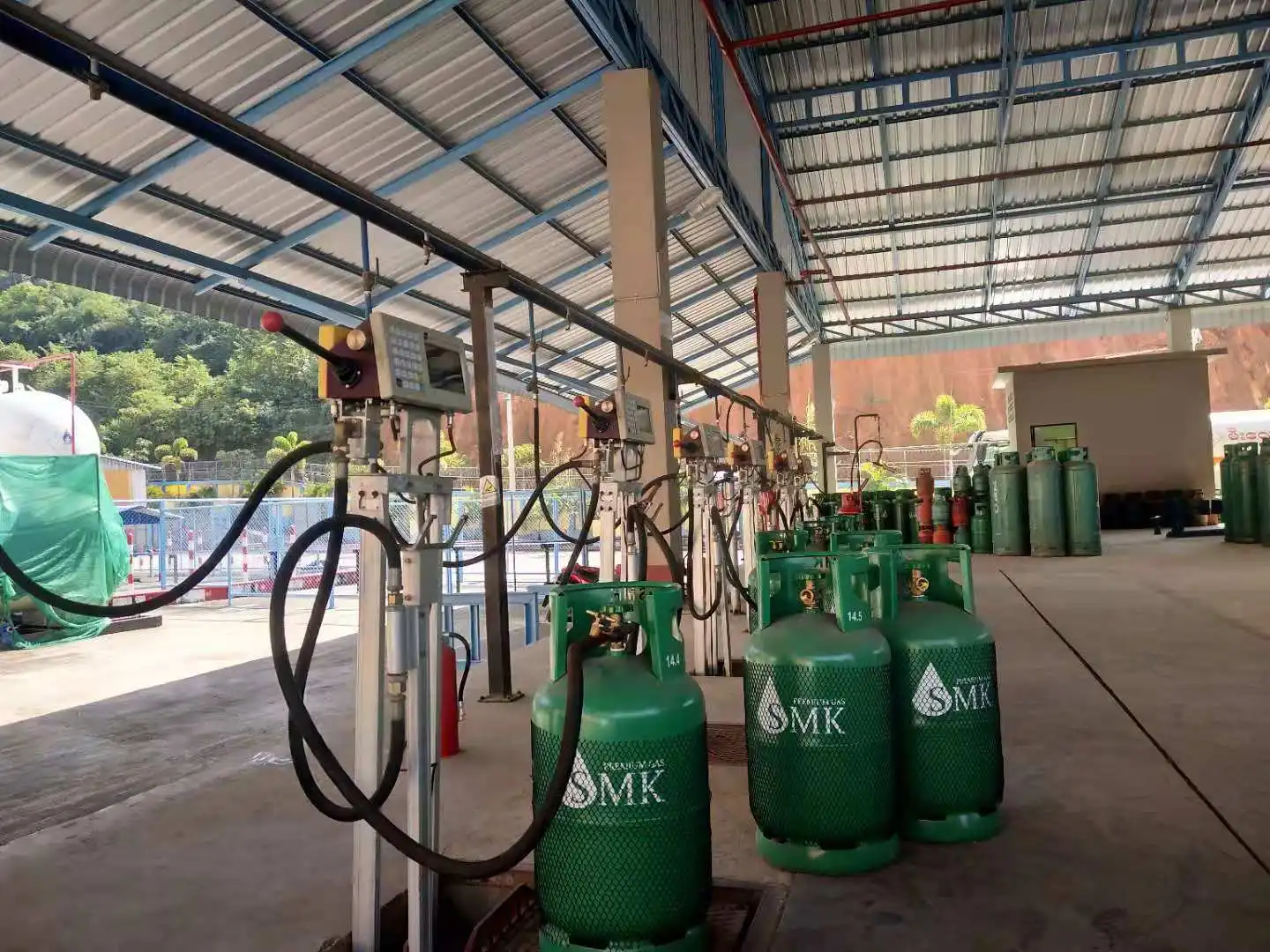 Liquid Gas Cylinder Barcode Scanning ATEX Lpg Filling Scale Machine