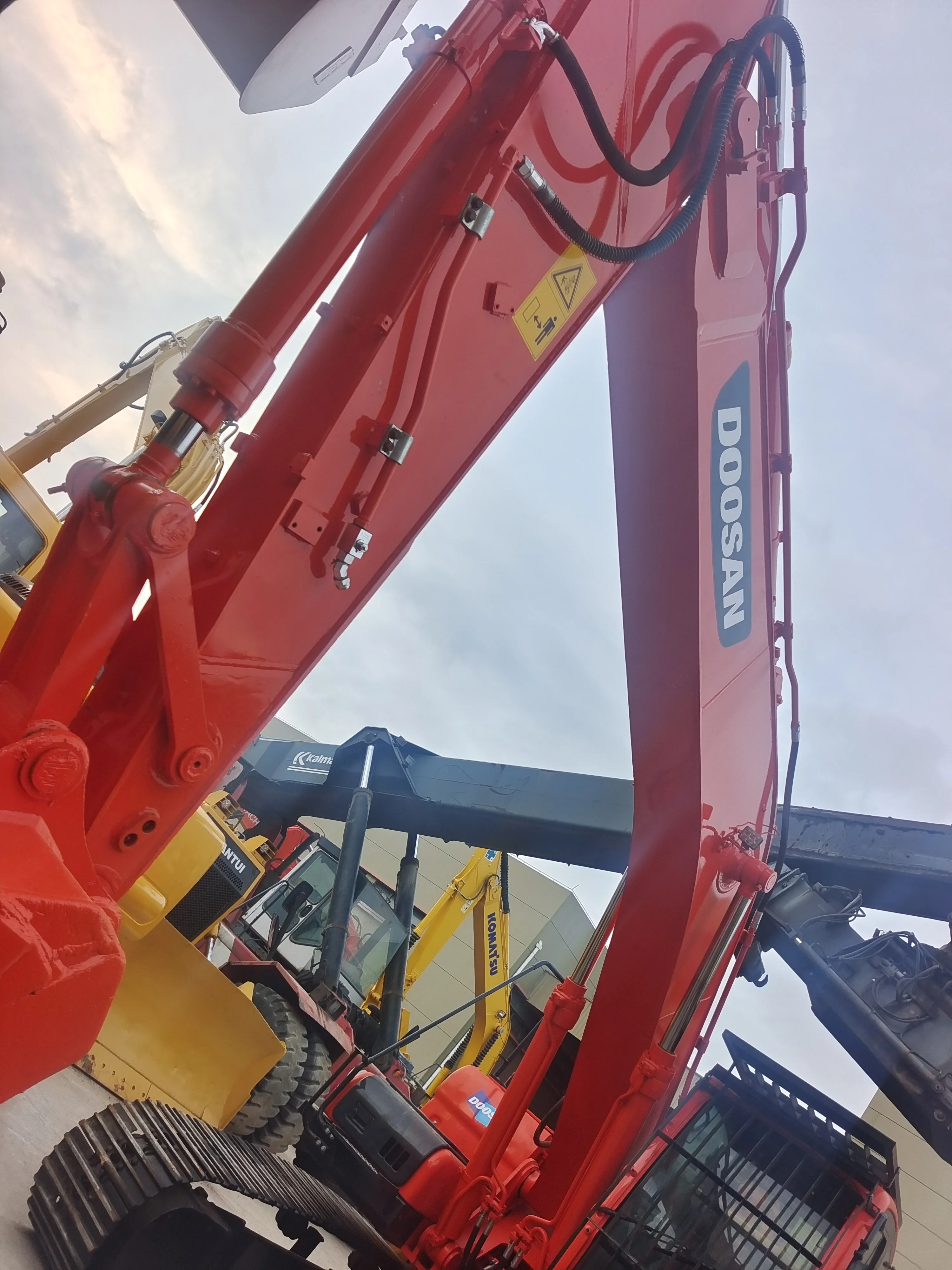 Doosan DX225 Excavator - Powerful & Reliable Heavy Equipment