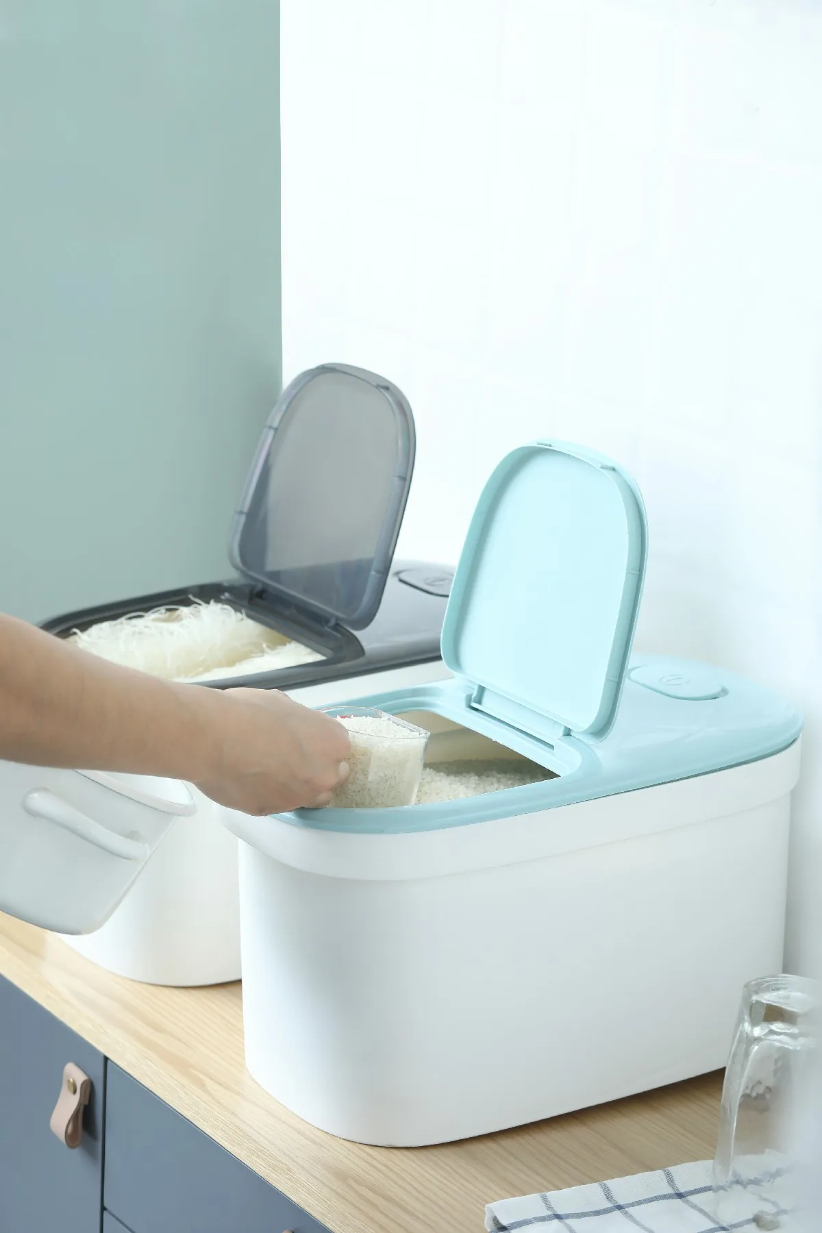 High Tightness Plastic Rice Storage Bucket Kitchen Rice Storage Box ...