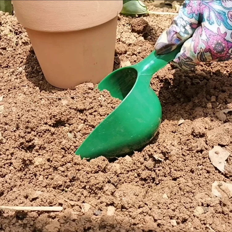 Garden Bed Tool Plastic Planting Scoop Gardening Potting Soil Shovel ...