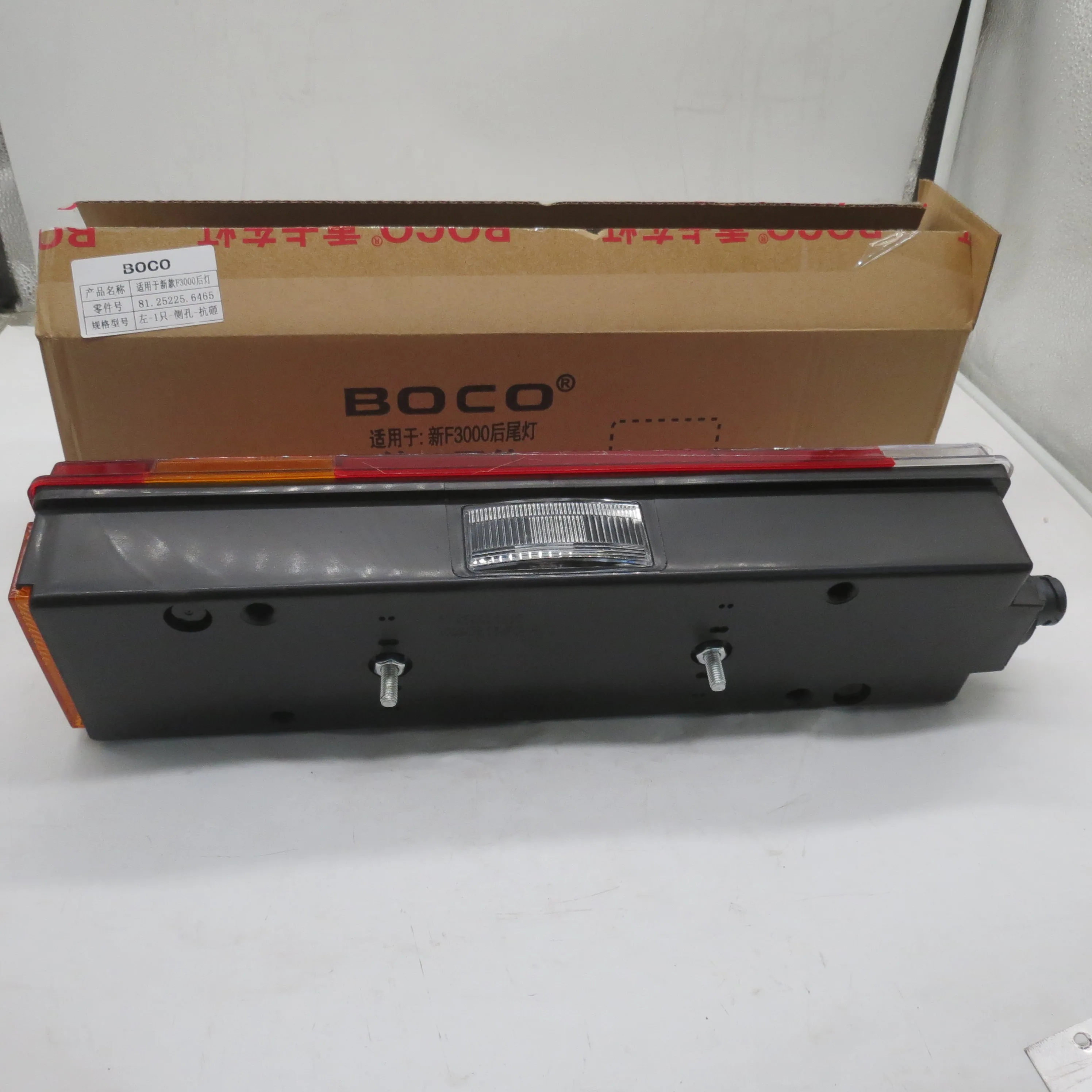 트럭 및 자동차 자동차 부품 F3000 후방 테일 라이트 81252256465 후방 테일 램프 81.25225.6465 ...