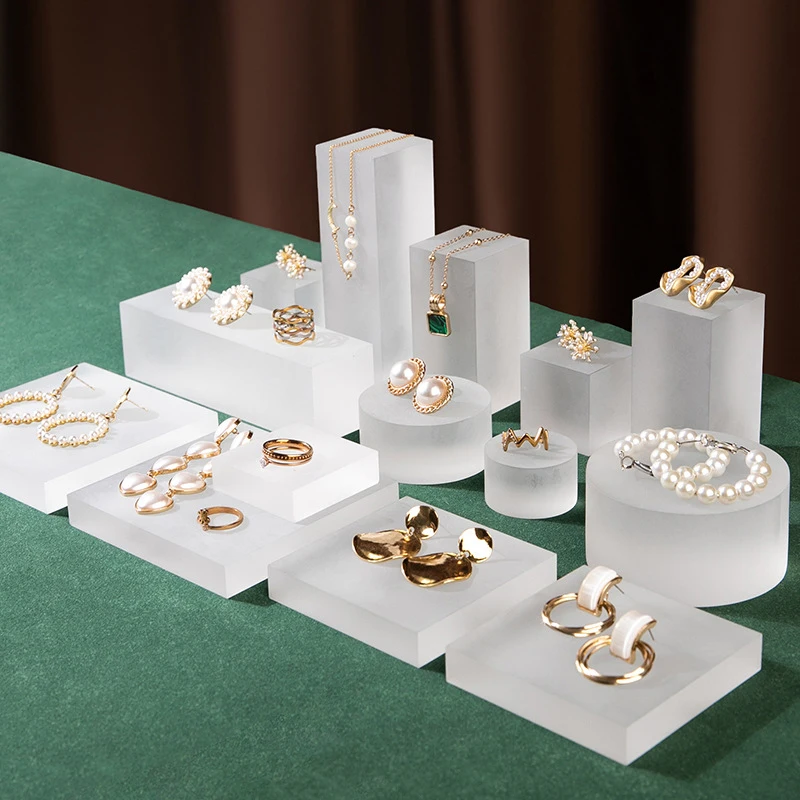 Custom Acrylic Jewelry Display Stand Velvet Jewelry Display Set Stand ...