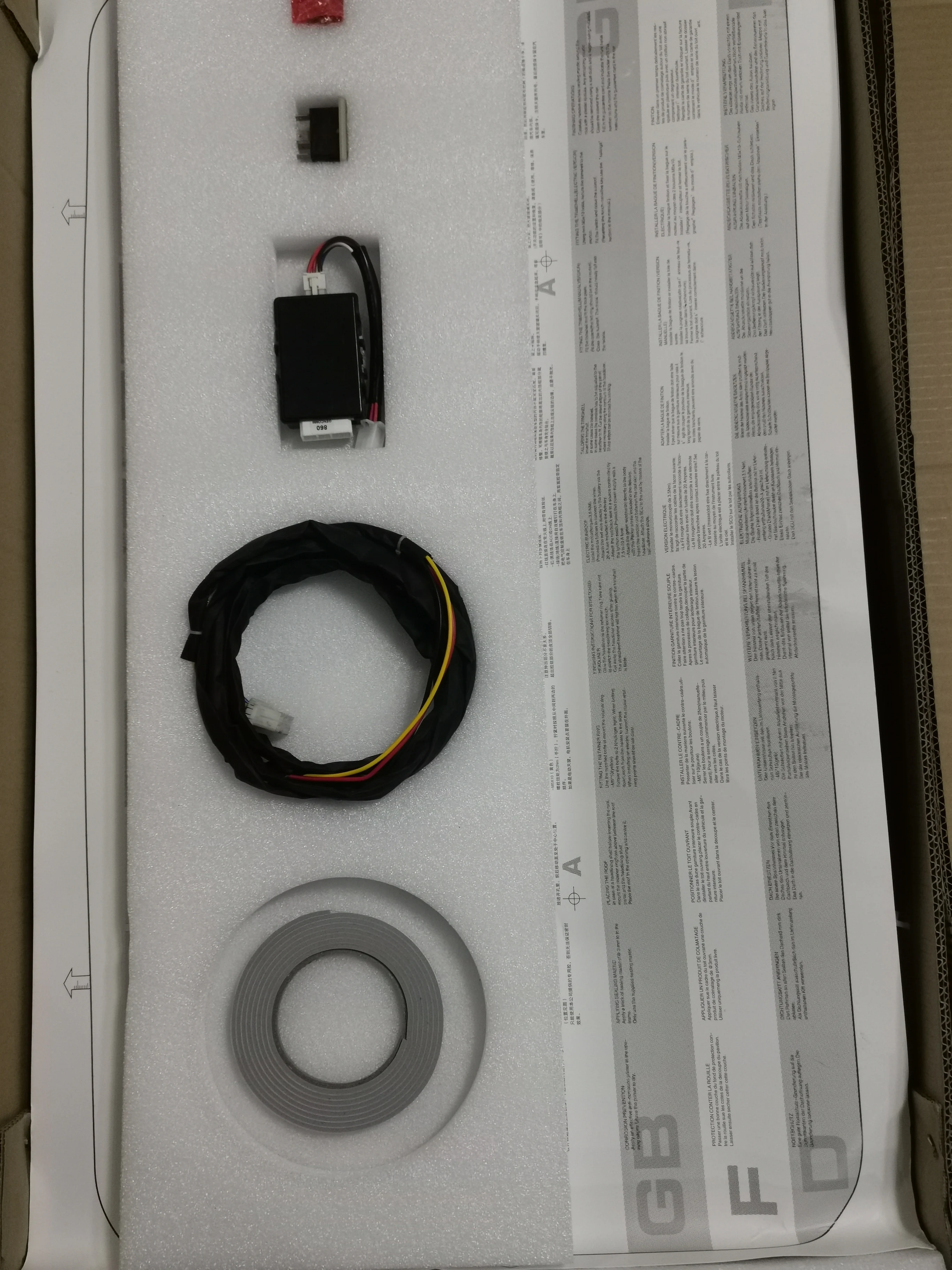 Electric Universal Spoiler Sunroof Assembly for Car Classic Large