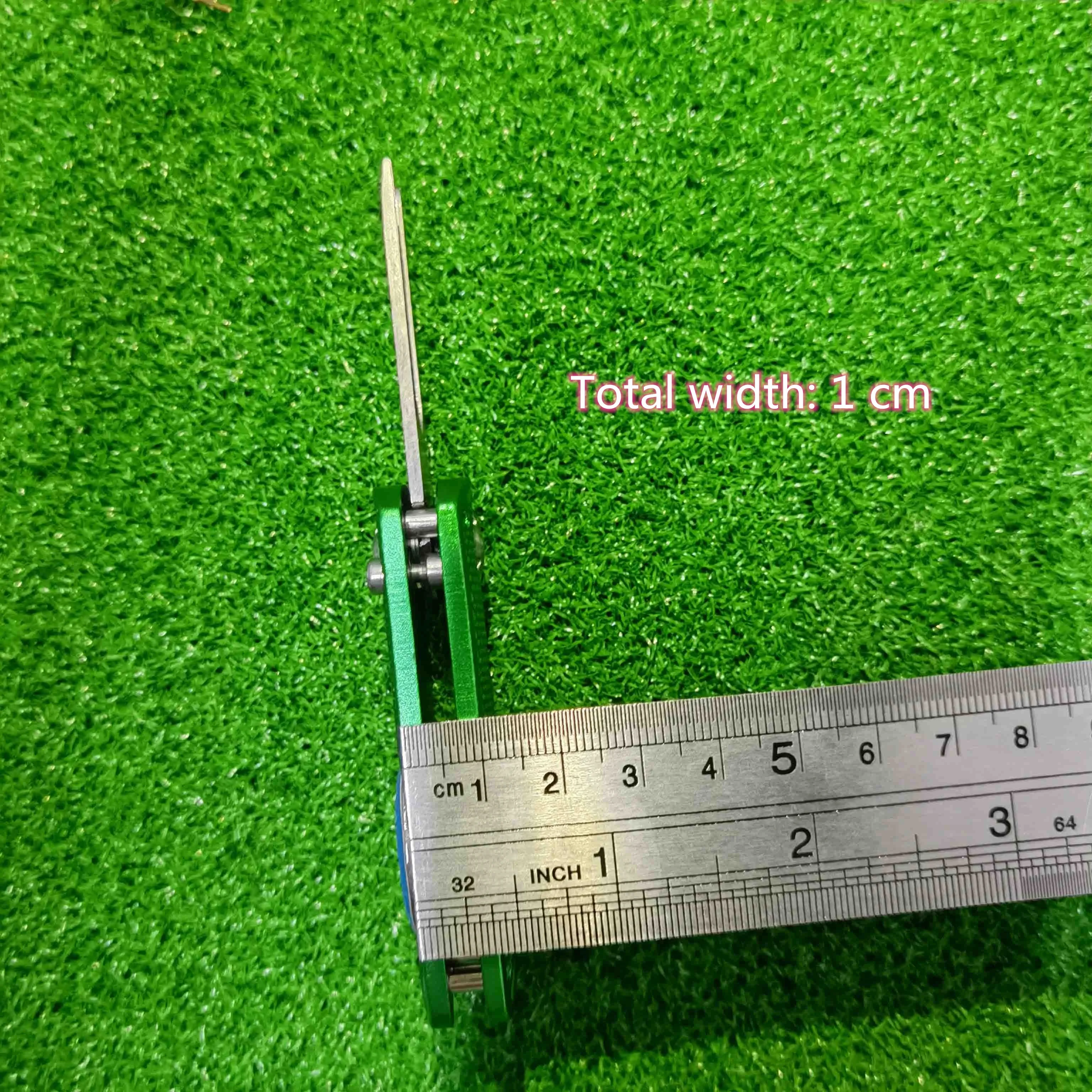 Mini Foldable Putting Green Fork with Golf Ball Tool Marker Pitch ...