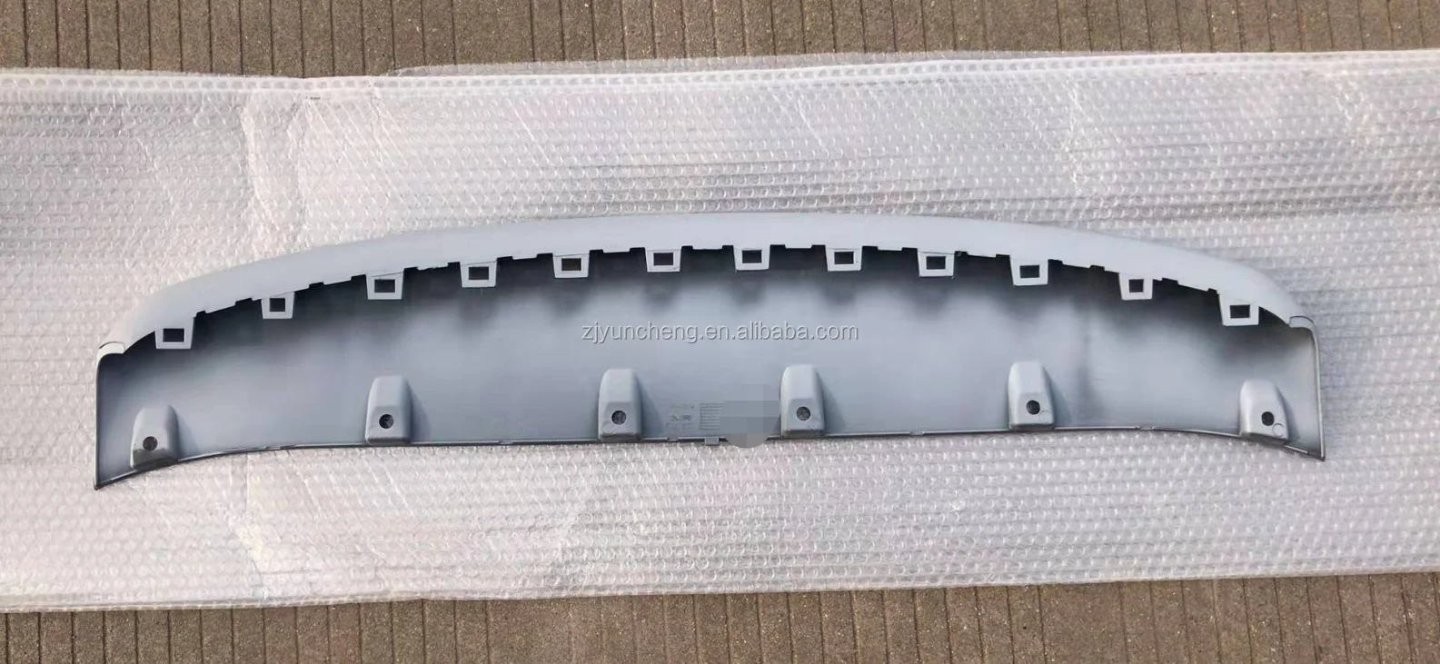 前保险杠下部扰流板底漆 673006999 适用于玛莎拉蒂 Quattroporte 2017 - Buy 前保险杠下部扰流板底漆，适用于 ...
