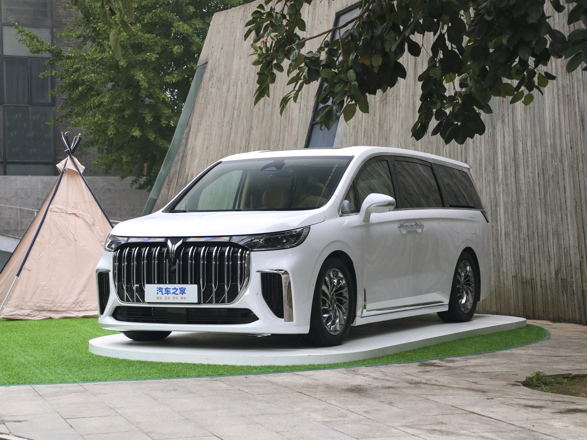 Electric Car 2024 Lantu Version Voyah Dreamer Ev 7 Seat Medium Big Mpv Hybrid Electric Car - Buy ...