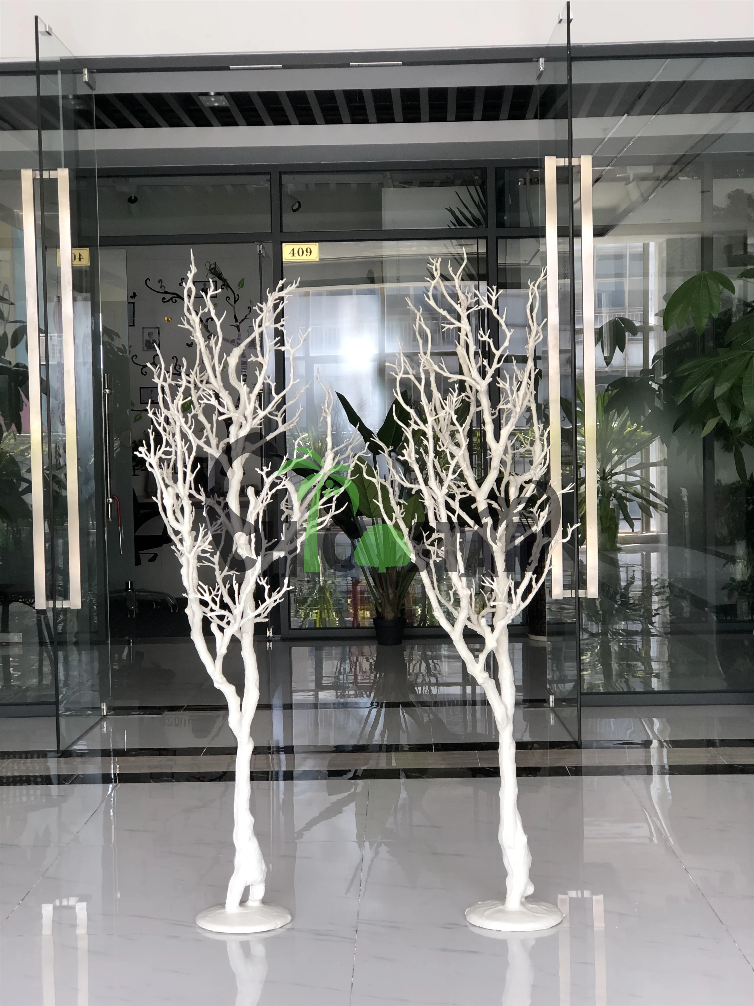 Natural-Look Artificial Dry Tree Trunk Centerpiece for Indoor ...