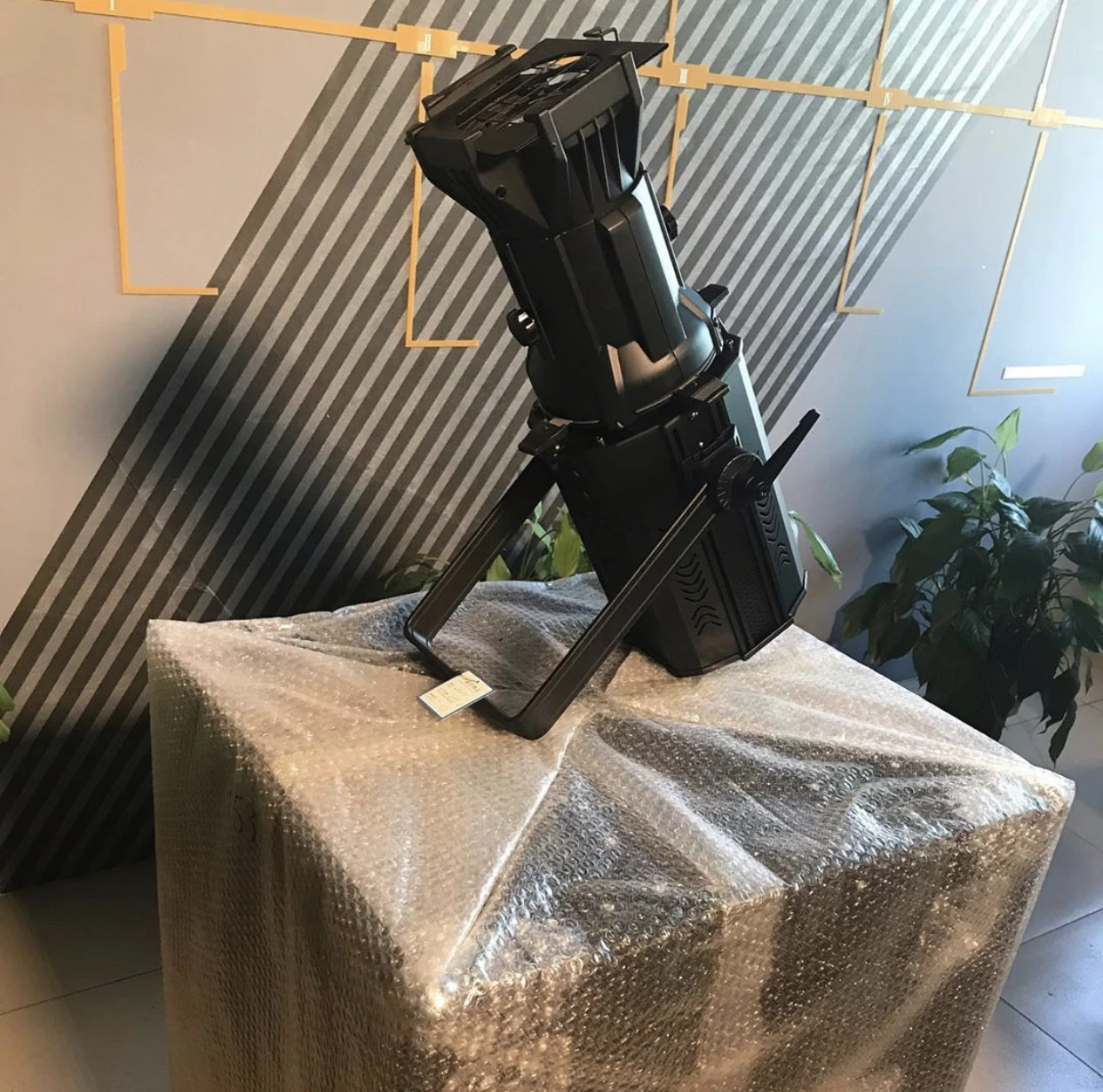 200W LED Profile Light - Versatile and Efficient Lighting