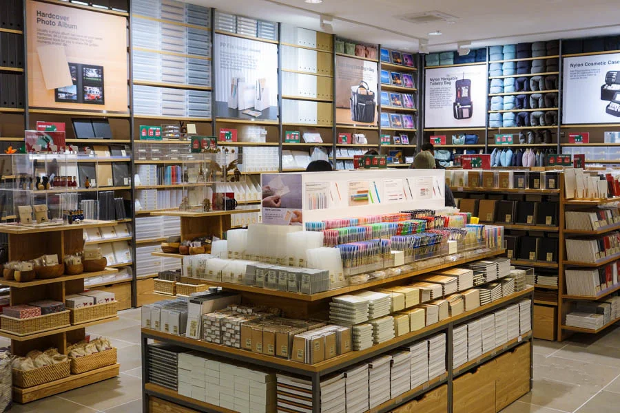 Mini Store Layout 3D - Gift Shop Floor Plan & Display Racks