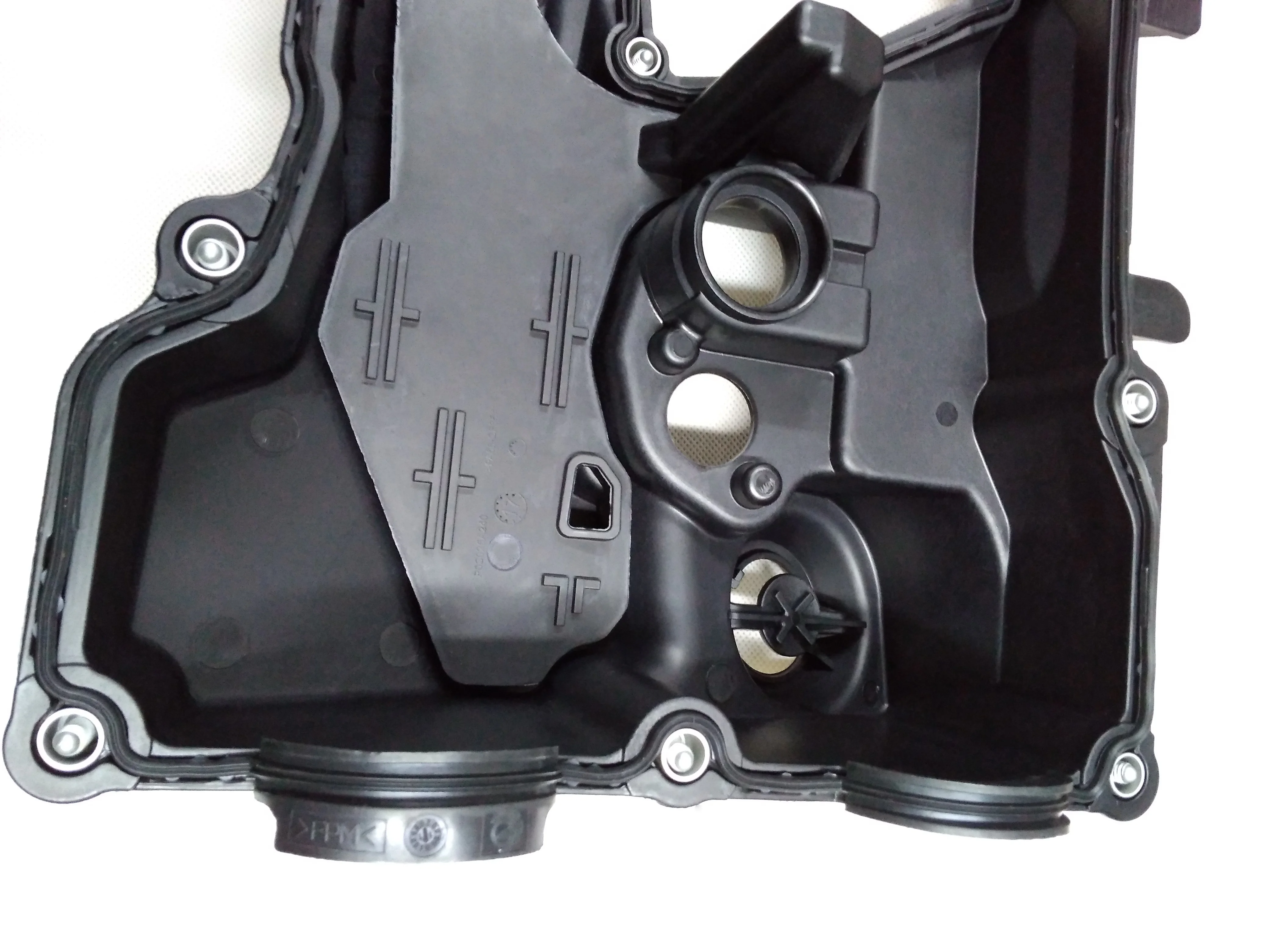 Foshan Factory Bmws N46 E83 Z4 E90 E60 Cylinder Head Valve Cover Oe ...