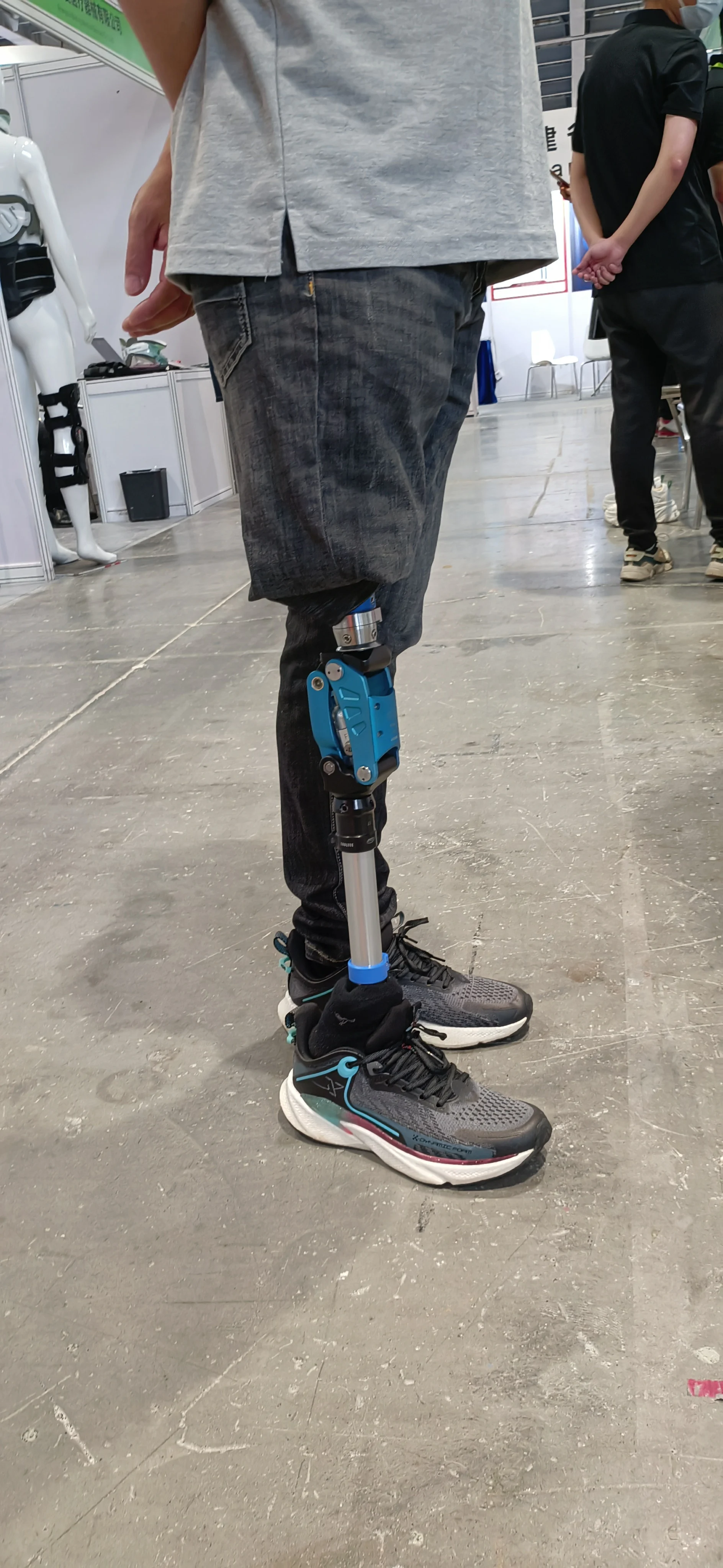 Prosthetic Hydraulic Knee Joint for Artificial Limbs
