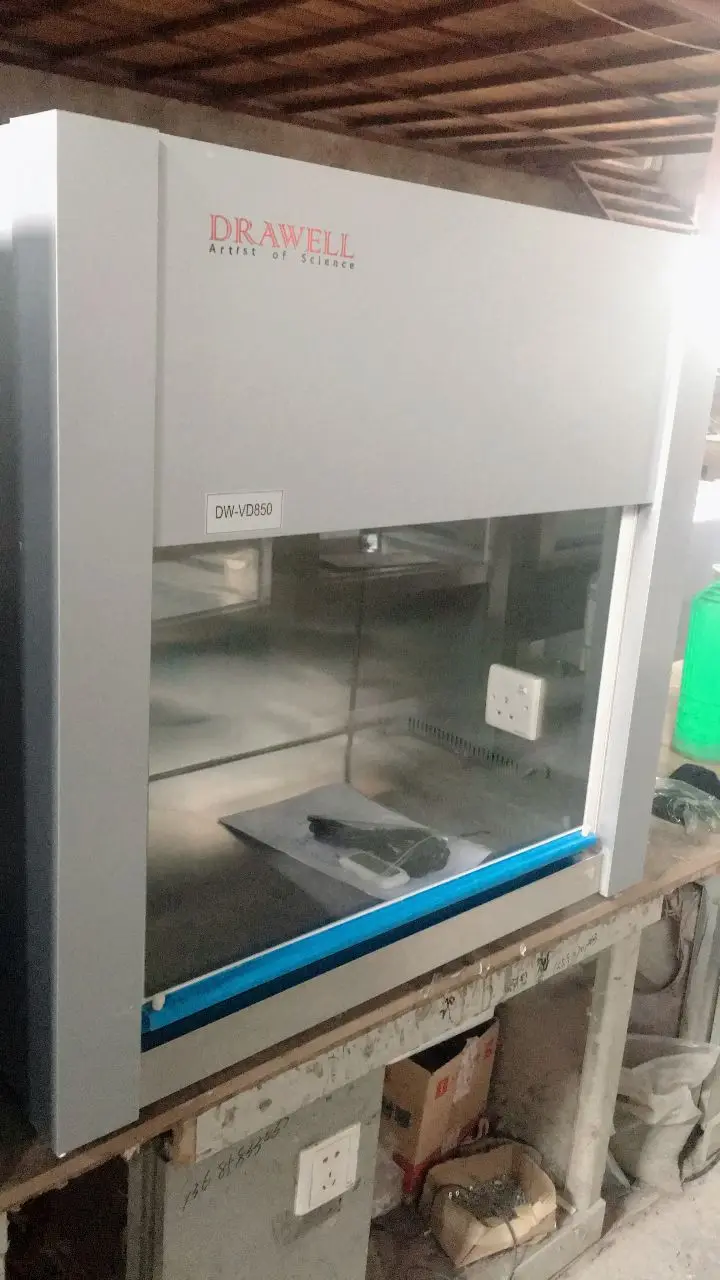 Cheap Table Top Mini Fume Hood with HEPA Filter for Lab
