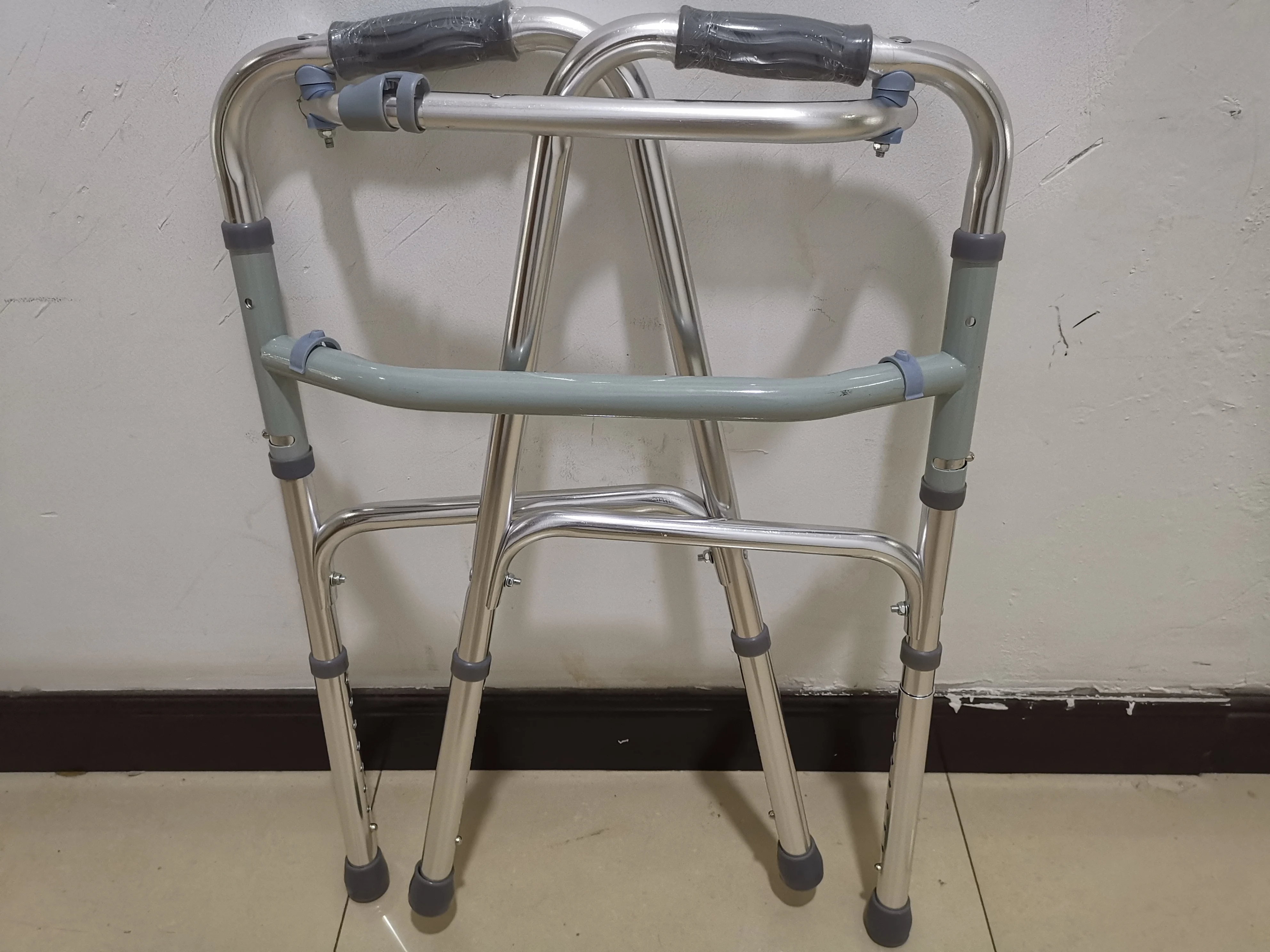 Different Crutches Types Standard 4-leg Walkers For Disabled Elderly ...