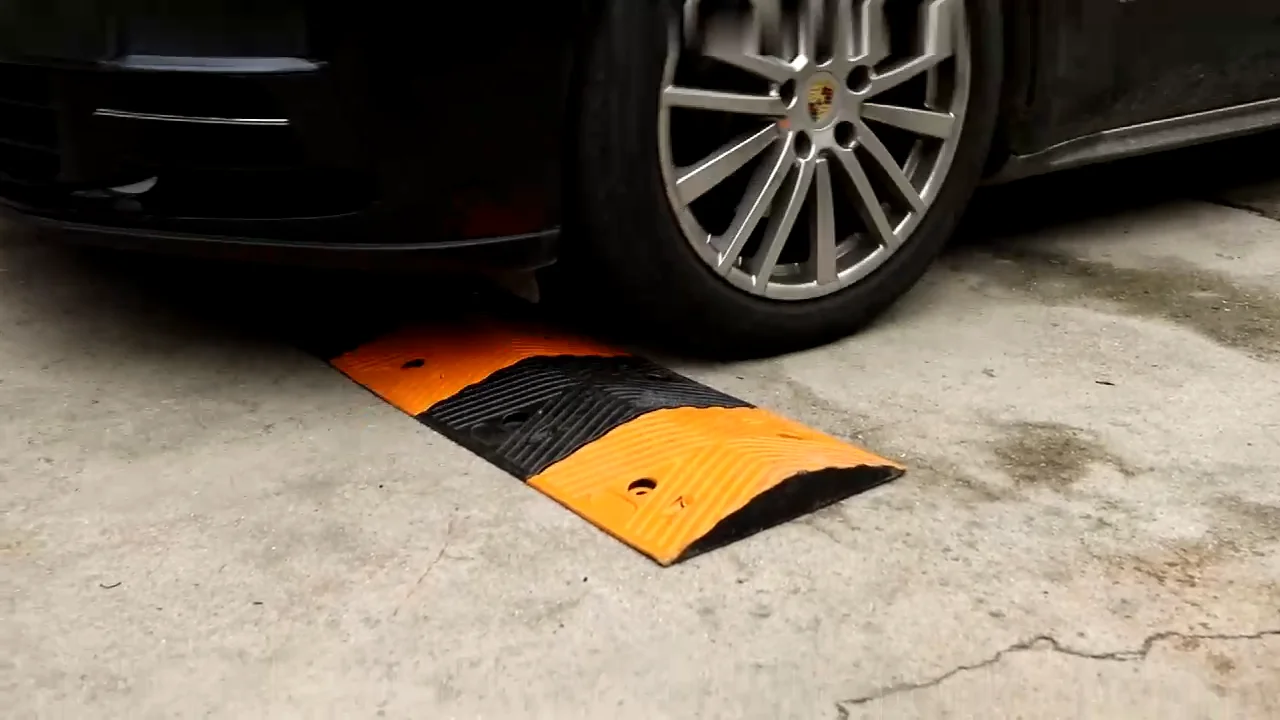 High Resistance Durable Road Portable Speed Bump Traffic Breaker For ...