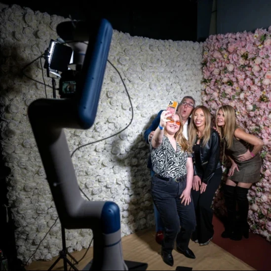 Photographic Machine Automated Magic Glambot Robotic Arm Camera Glambot ...