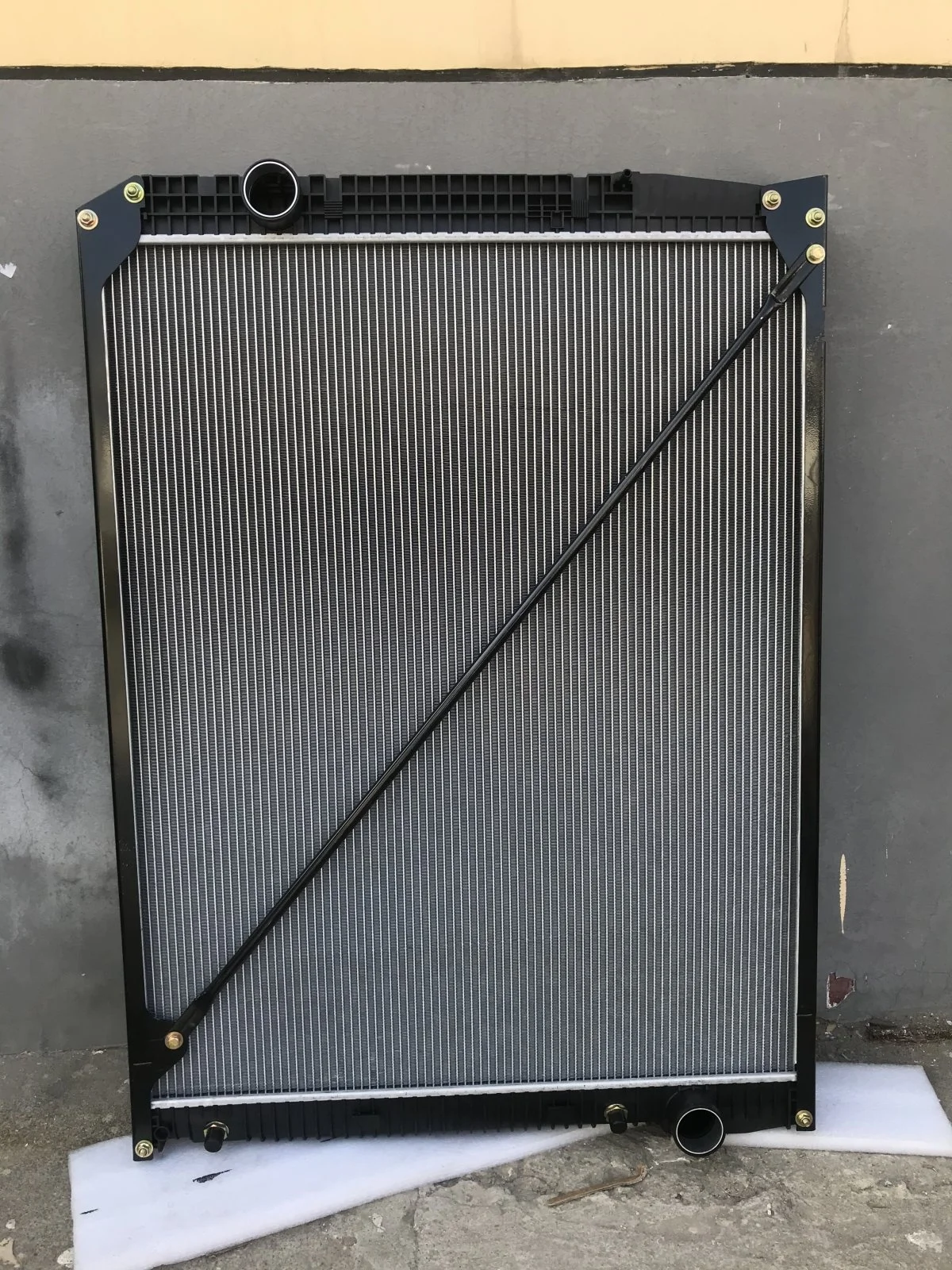 Actros Axor Zetros Atego 9425001203 Truck Radiator| Alibaba.com