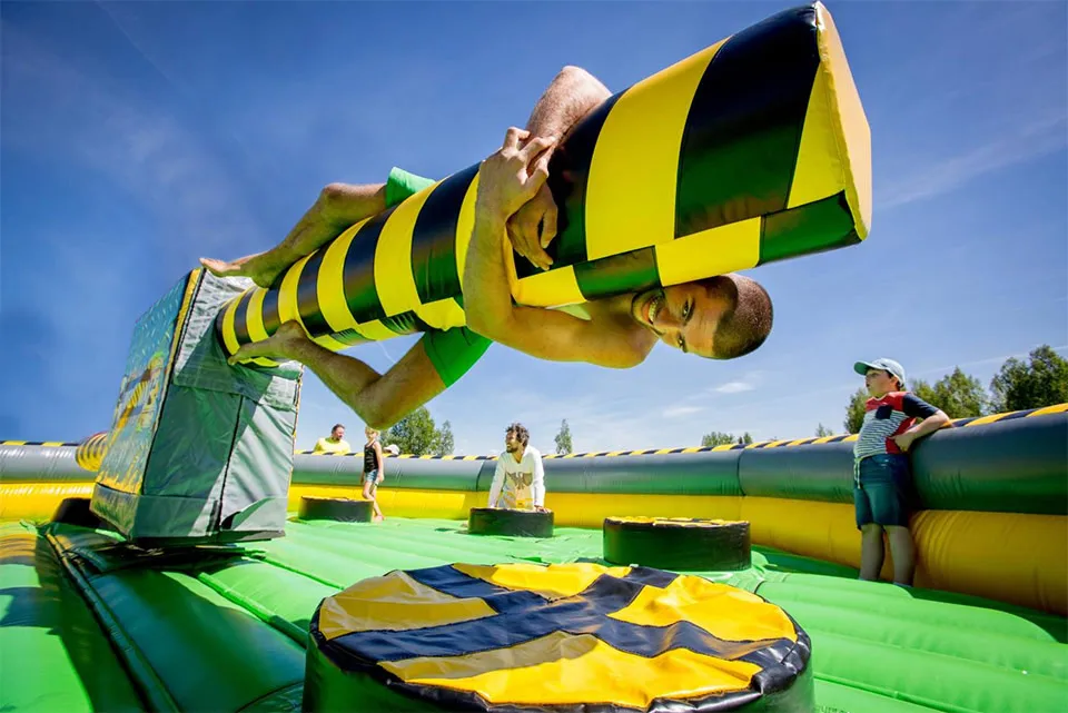6 Person Toxic Meltdown Jumper Inflatable Wipe Out Machine Challenge ...