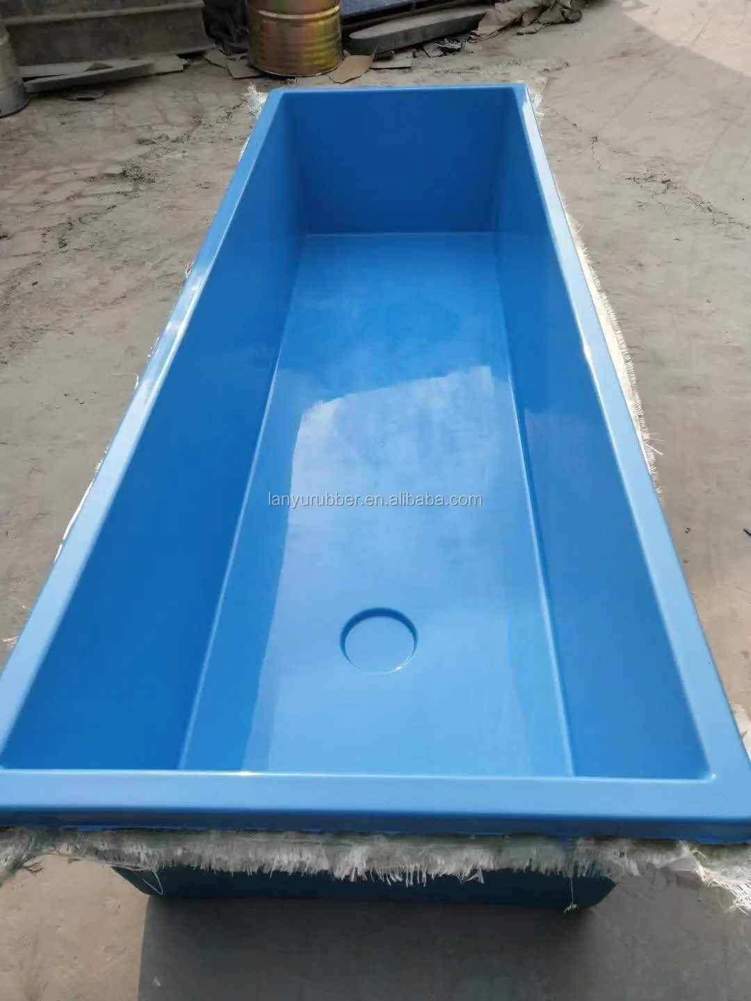 Fiberglass Fish Tanks for Aquaculture - Durable & Versatile