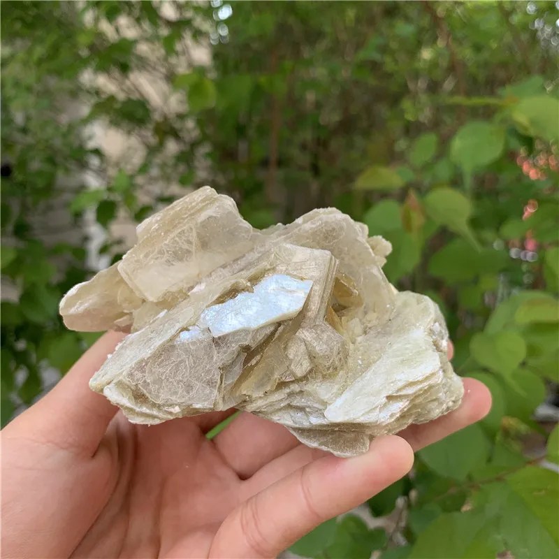 Natural Raw Yellow Mica Stone Rough Mica Flakes Wholesale Price Raw ...