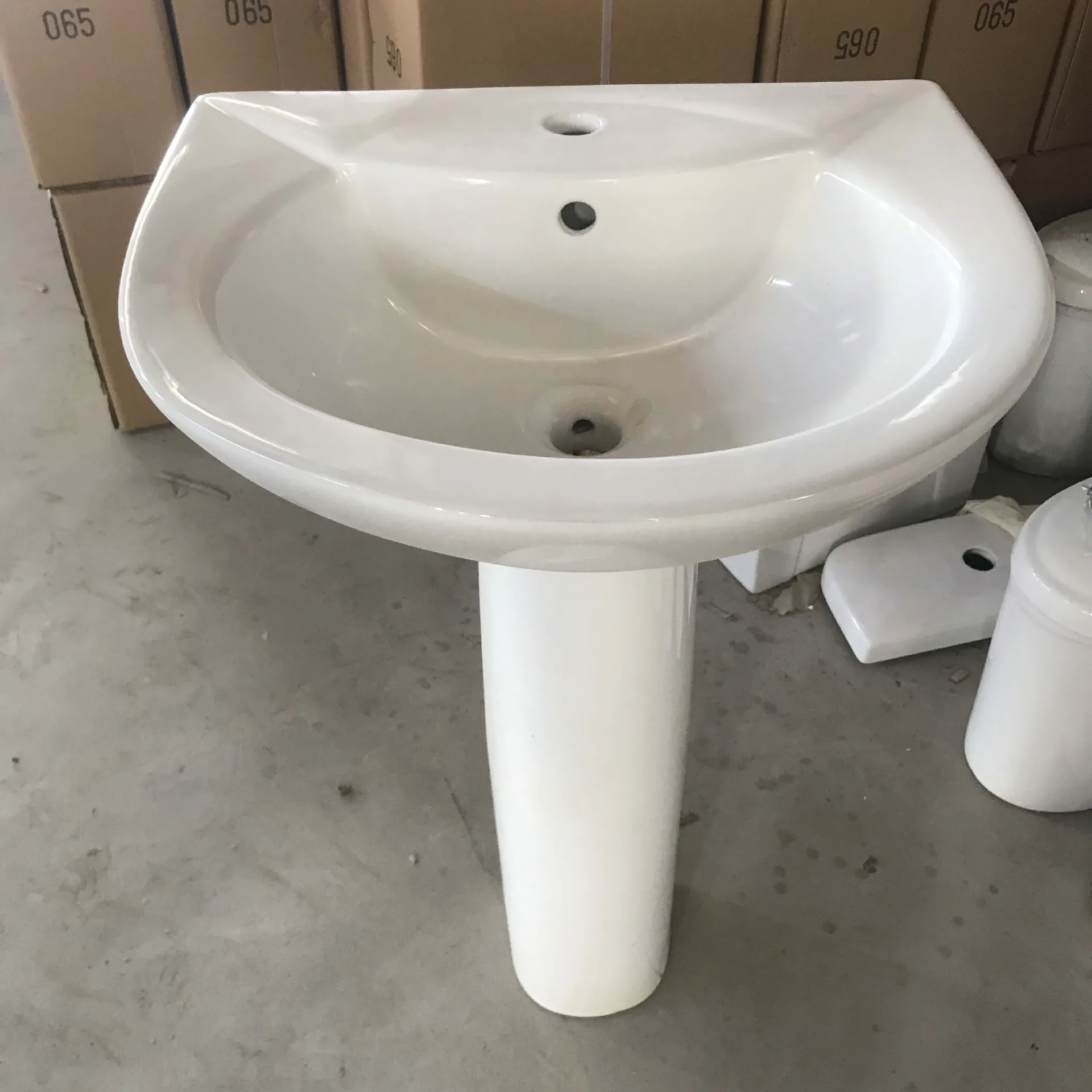 Toilet Combined Wash Basin Square Pedestal Eco-friendly Ceramic Column ...