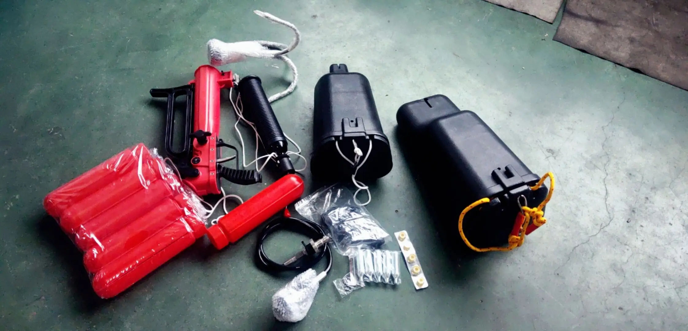 Rescue Lifesaving Launcher In Emergency Rescue Tools Throw Save Life ...