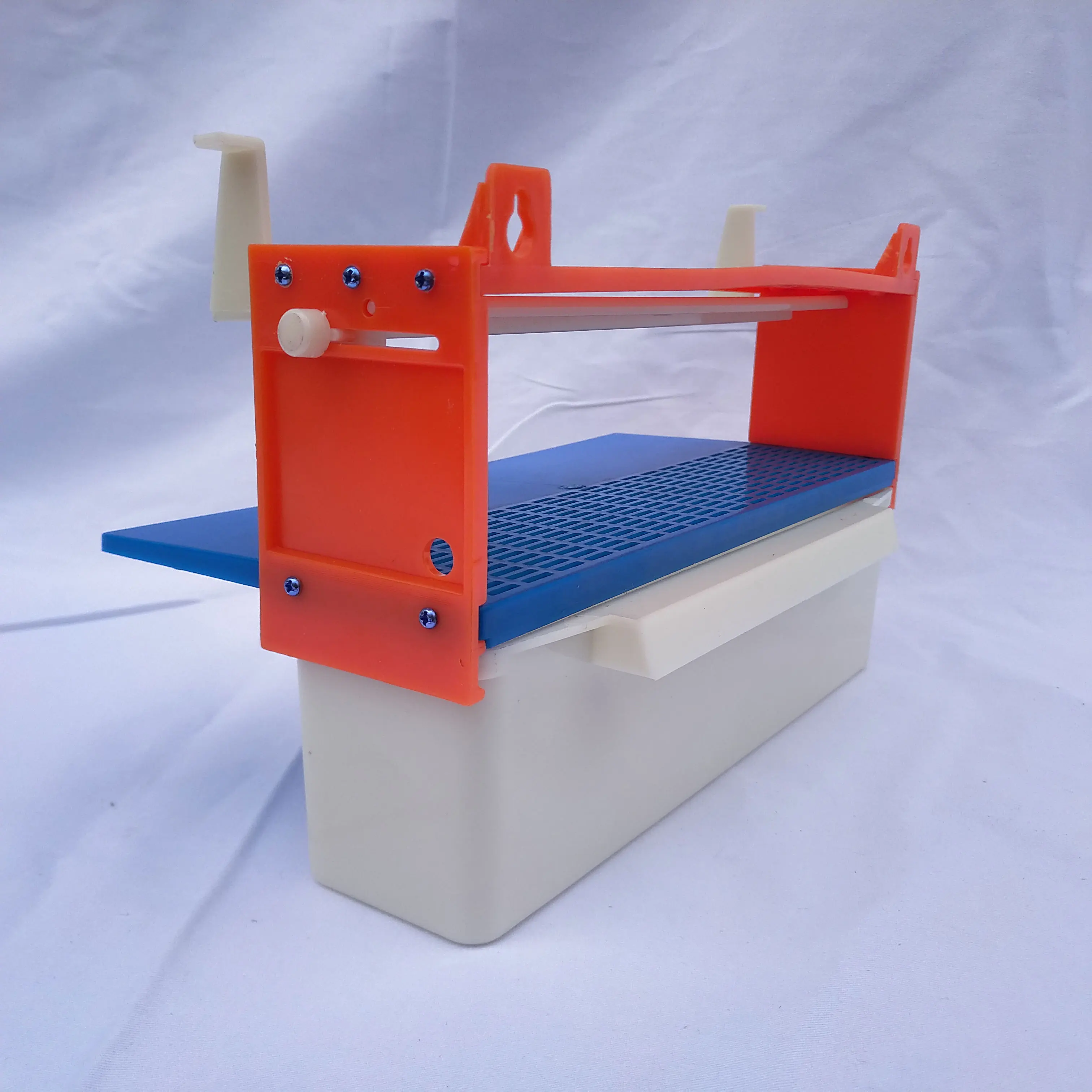 2020 High Quality Plastic Bee Pollen Trap Collecting Apiculture Tool ...