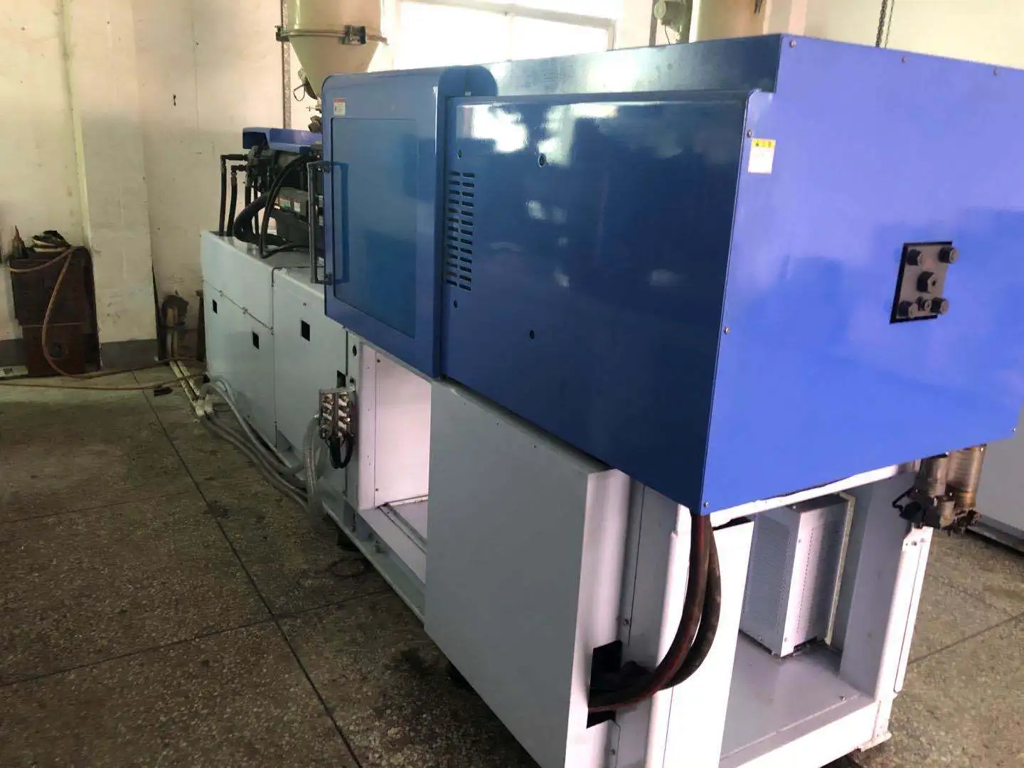 JSW J100EII Plastic Injection Molding Machine - High Productivity