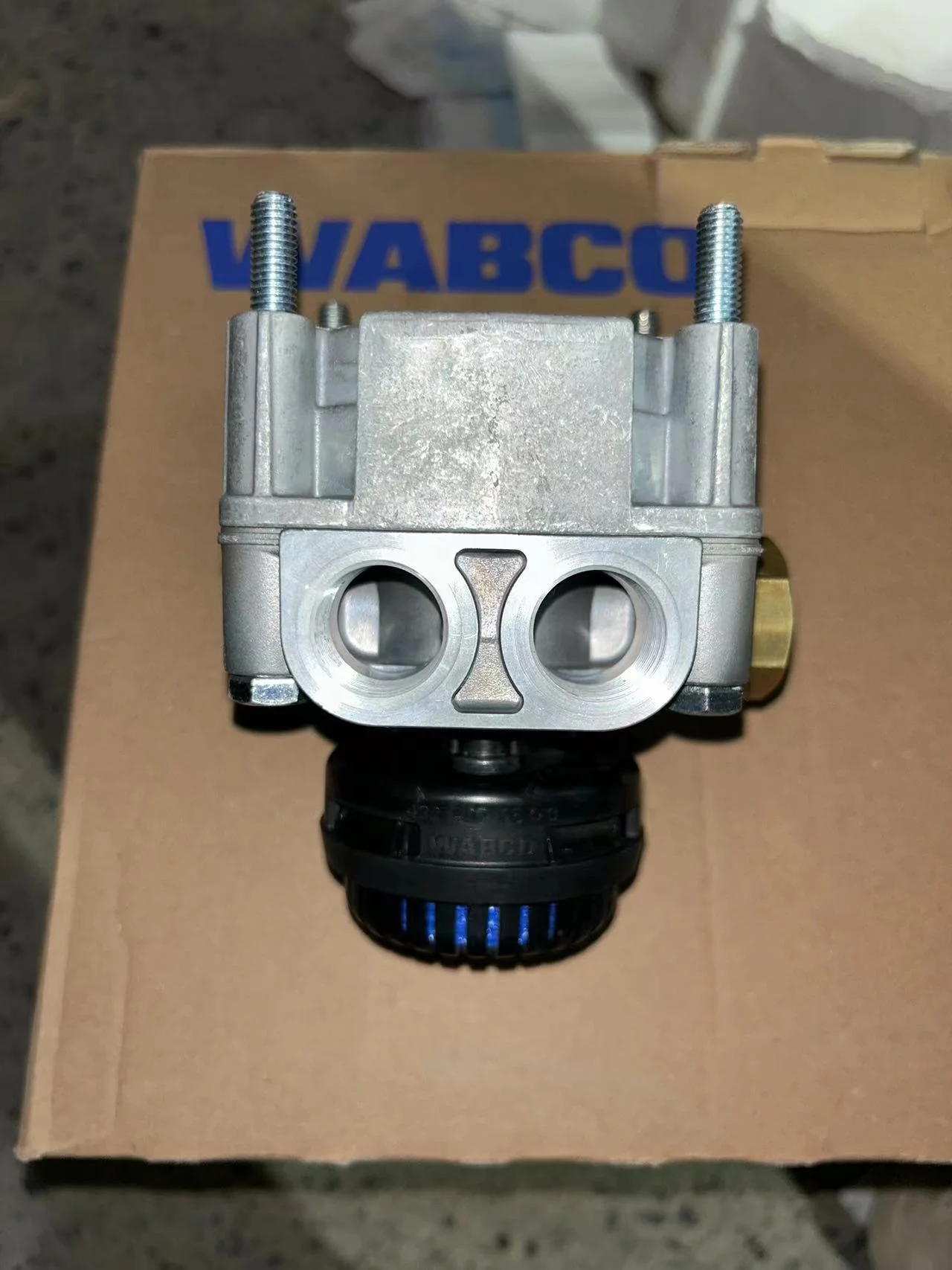 Wabco 9730112080 124544 425444 41211072 Relay Valve Kamaz 5490 54901 ...