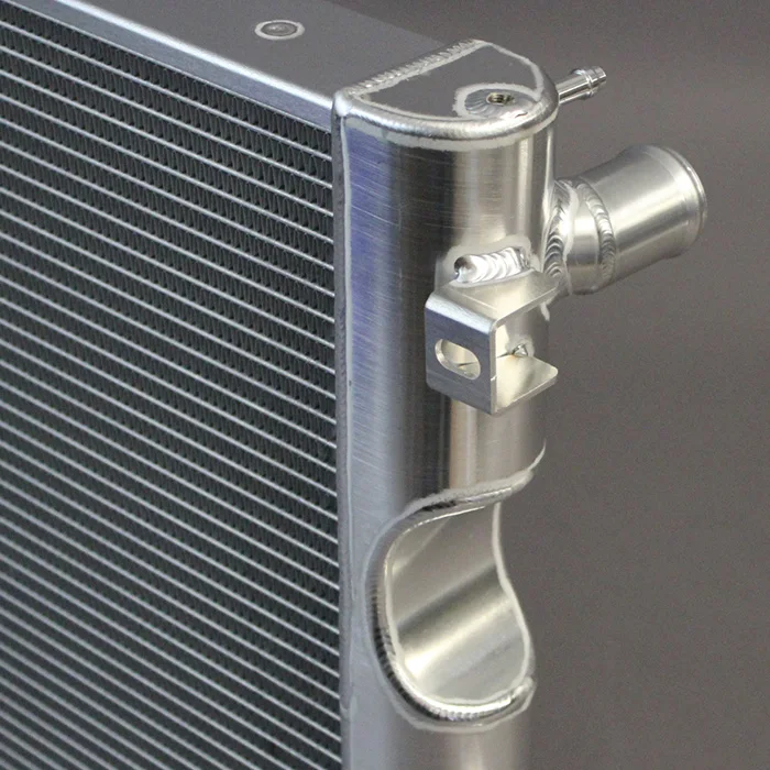 Heavy Duty Radiator for Land Rover Defender Discovery Td5