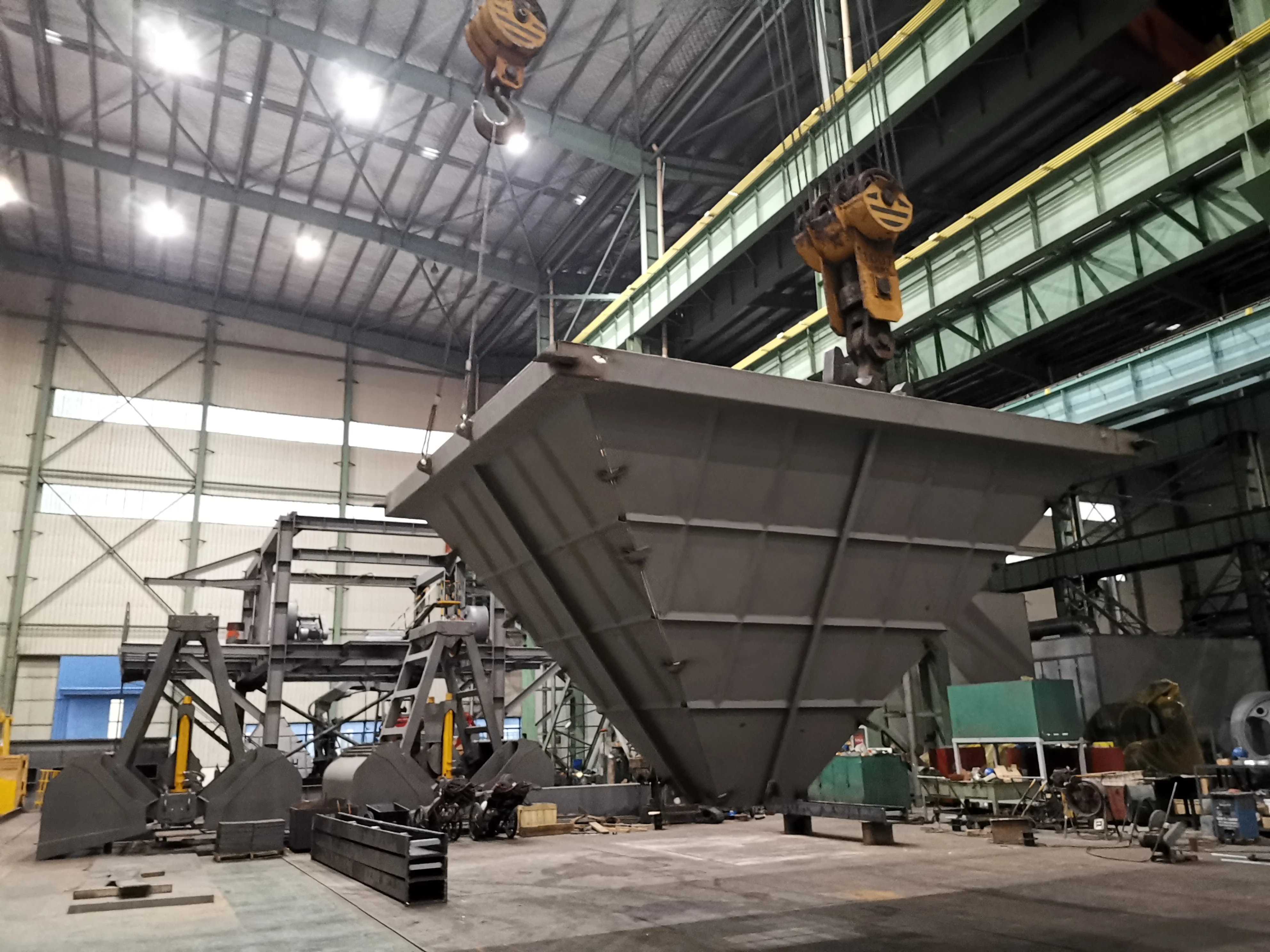 30cbm Trucking Loading Port Eco Hopper On Truck - Buy Hopper,Port ...