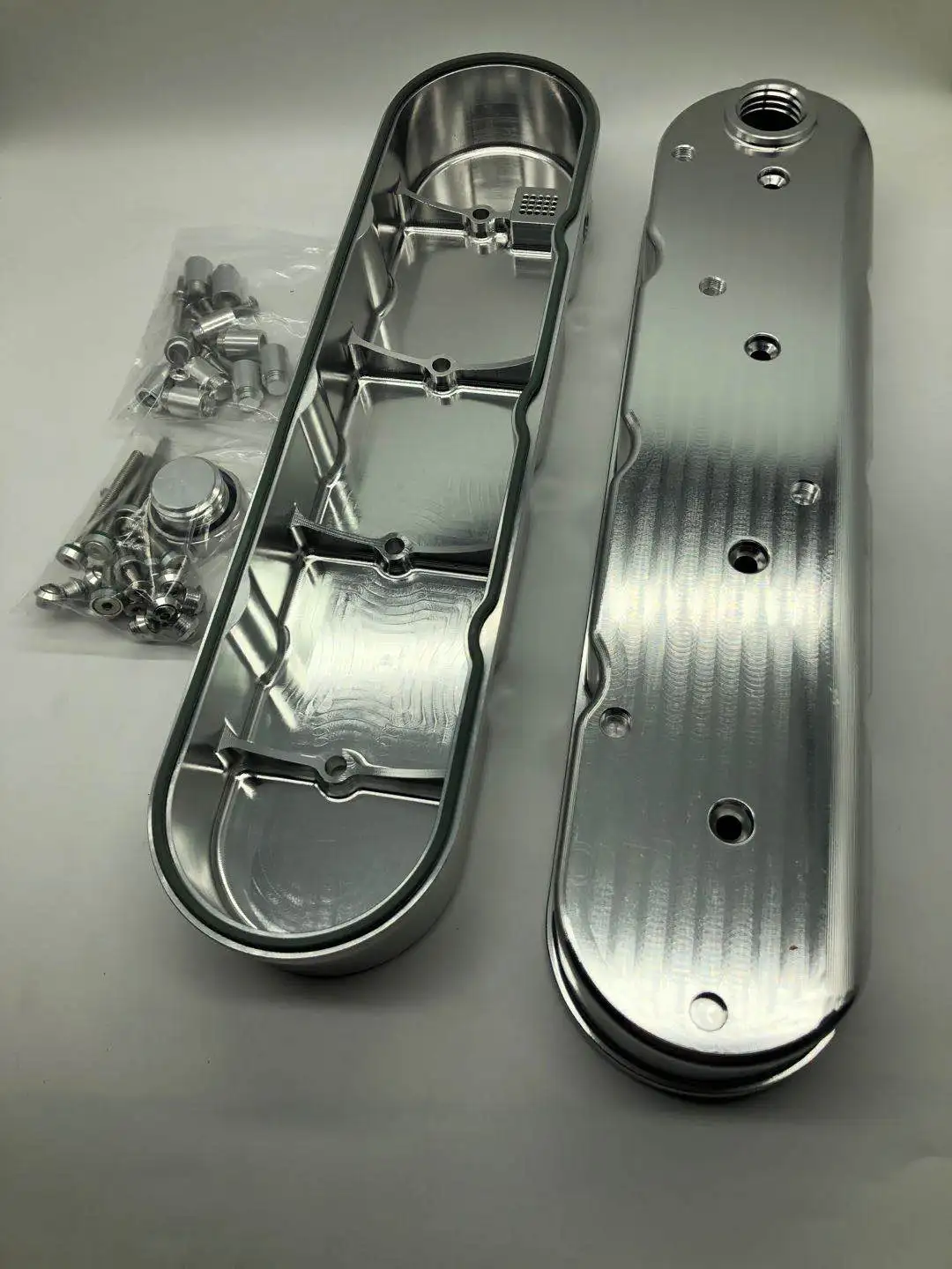 Custom LS3 Billet Valve Covers for Chevrolet 10 Série Pickup