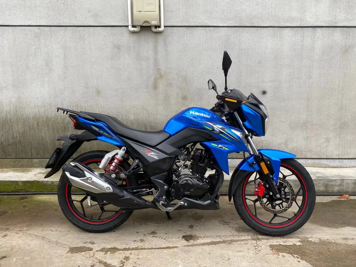 Haojue DR150S & DR300CC Men's Sportbikes - National Four EFI