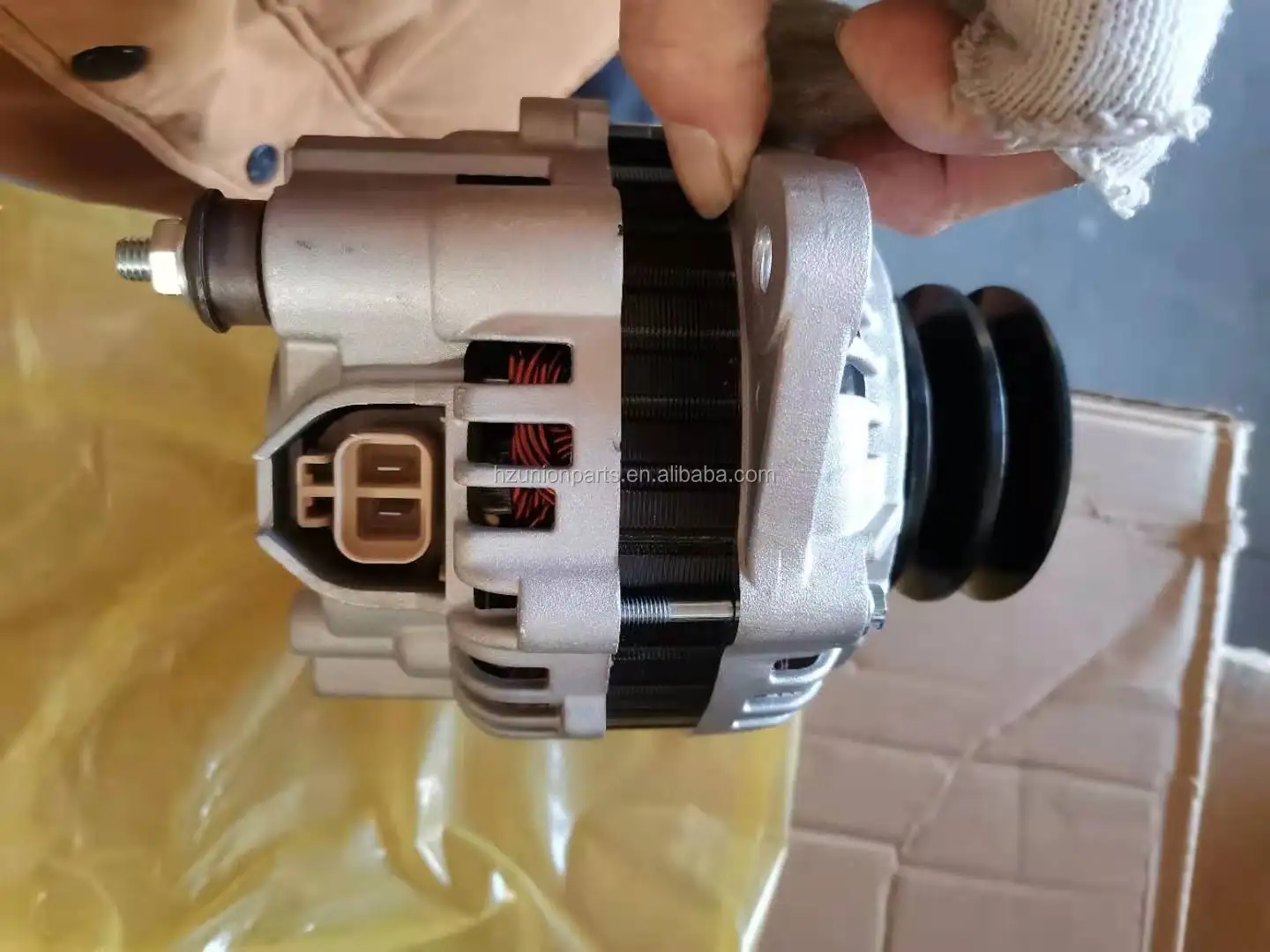 OEM 37300-45500 for Hyundai HD72 GENERATOR ASSY - MOBEESTAR