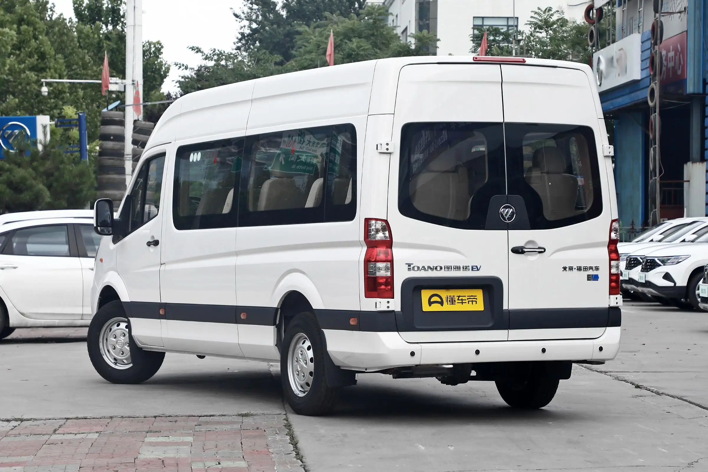 Luxury Minivans - Foton Toano with Electric Power & Comfort