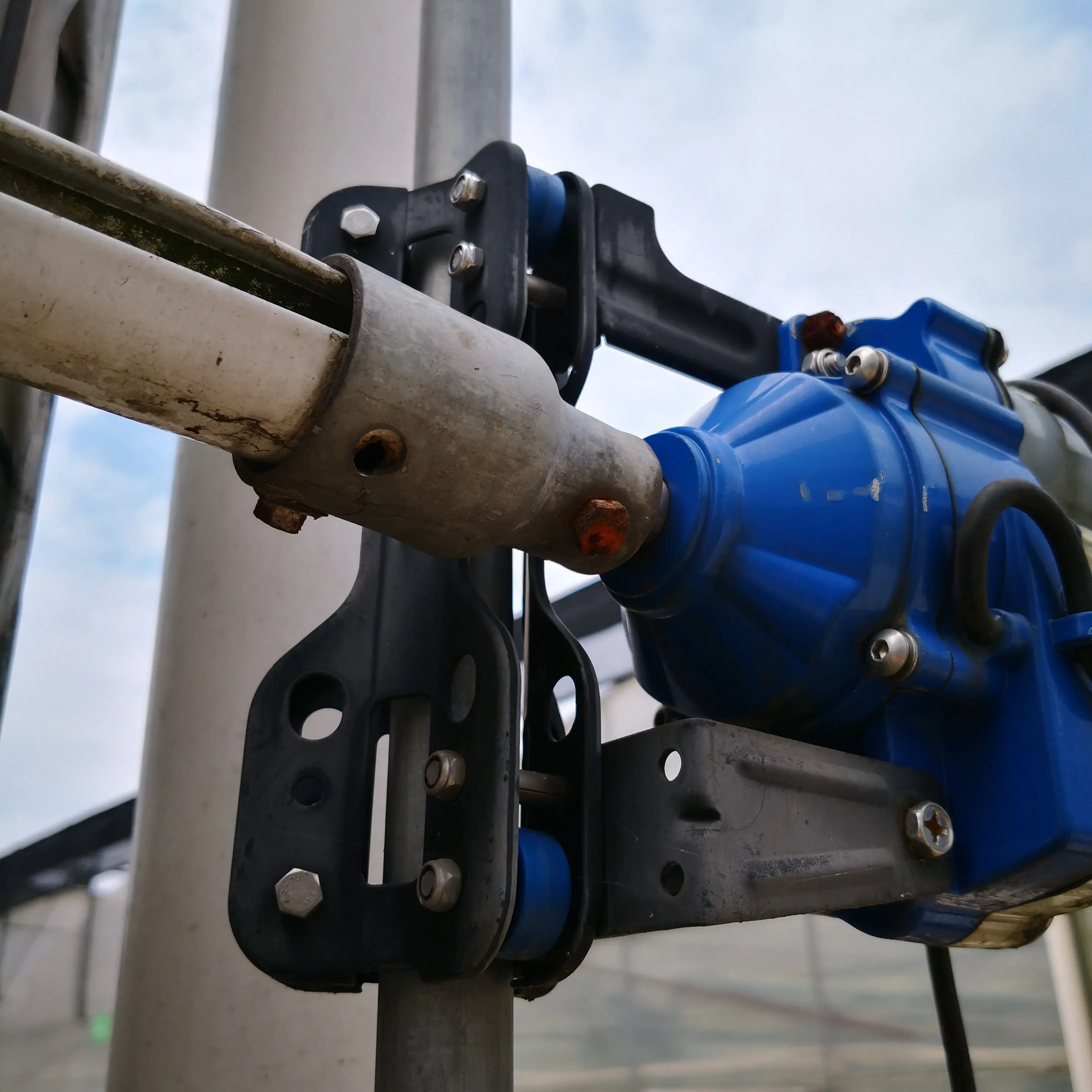 Greenhouse Manual Roll up Film Roller - Efficient Ventilation