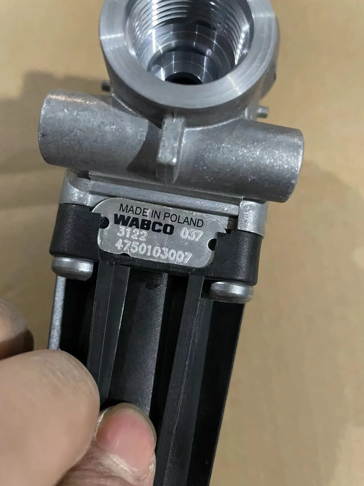 原装wabco 4750103000限压阀3454402440 1505392 Kamaz 5490 54901 6580 V-olvo S ...