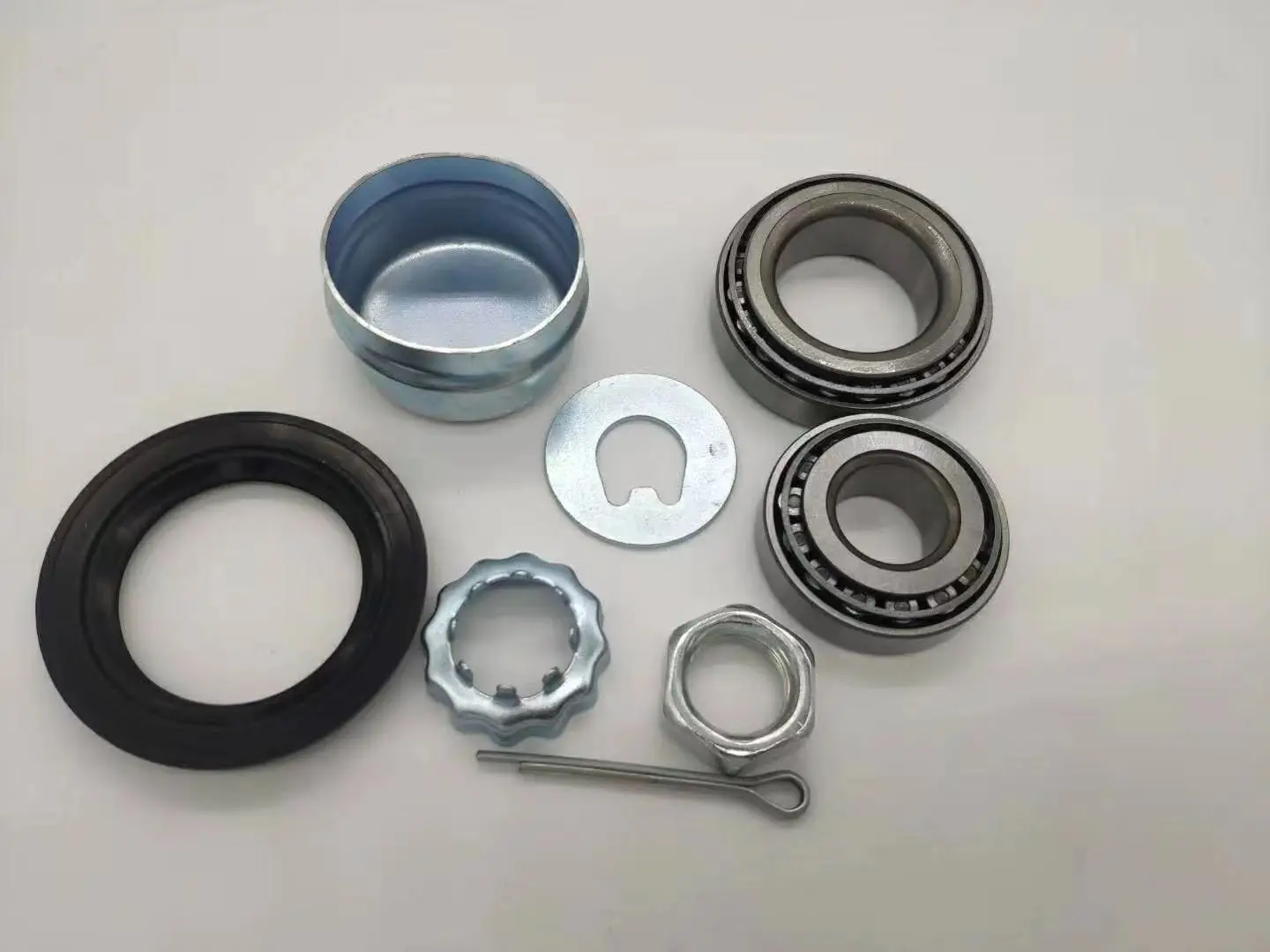 Tapered Roller Bearings For Automotive Bearings 33109 33110 33111 33112 ...