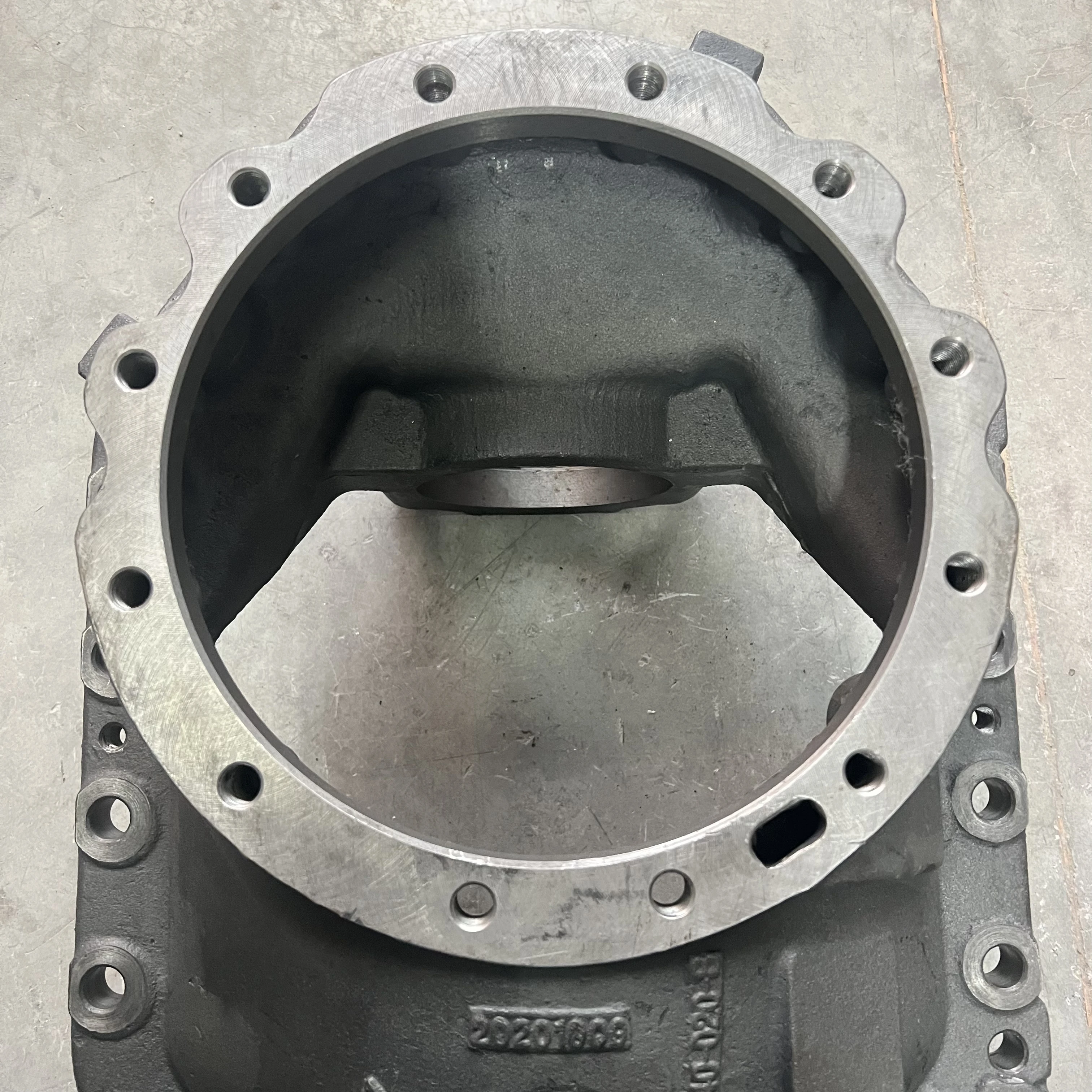 Sinotruk Howo Truck Parts Rear Axle Main Reducer Housing Model ...