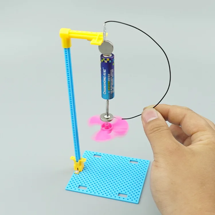 Stem Toys Educational - Electromagnetic Rotating Fan Model