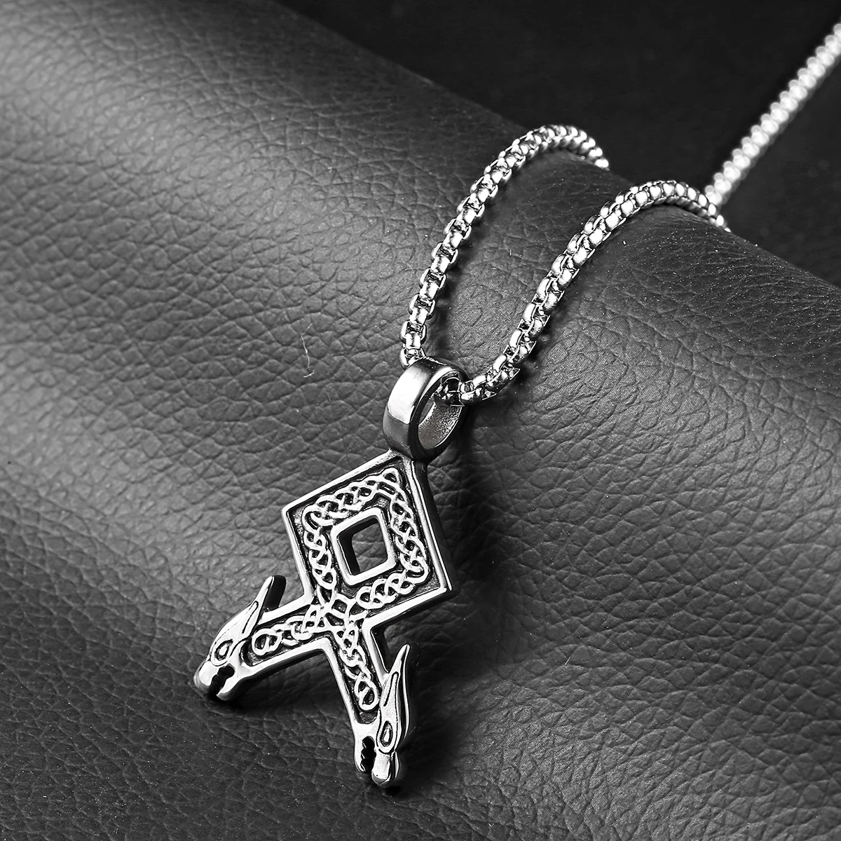 Stainless Steel Wolf Heads Othala Odal Rune Pendant Necklace With ...