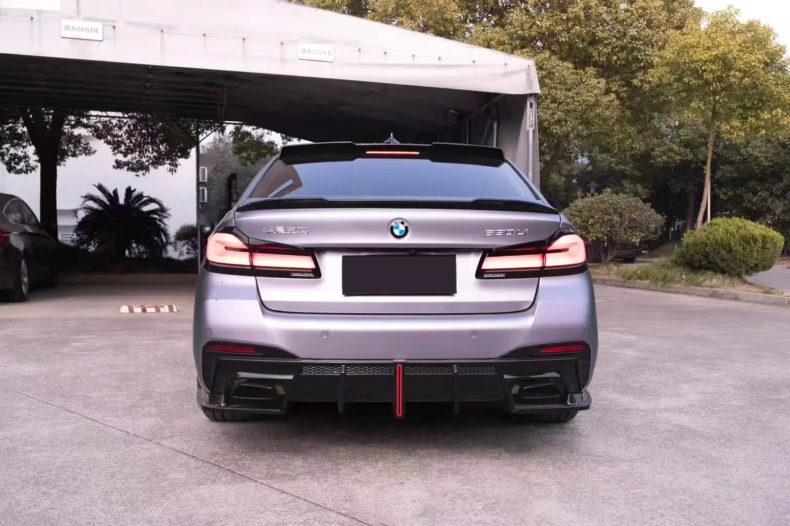 VTEN Body Kit Rear Diffuser Spoiler LED Light for BMW 5 Series G30