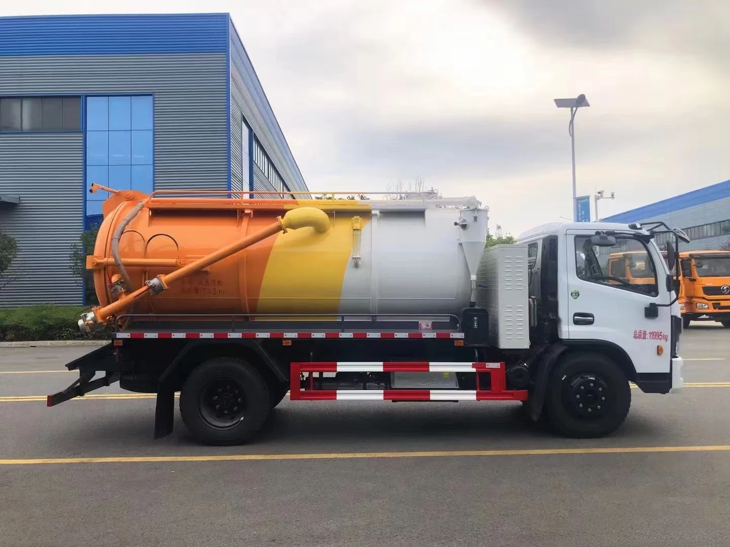 Suction Car 10m3 Six-wheeled 4x2 Dongfeng Vacuum Suction Car Cheap ...