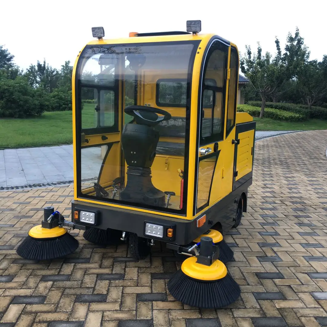 High Suction Power Ride-on Vacuum Road Sweeper - 1 Year Warranty