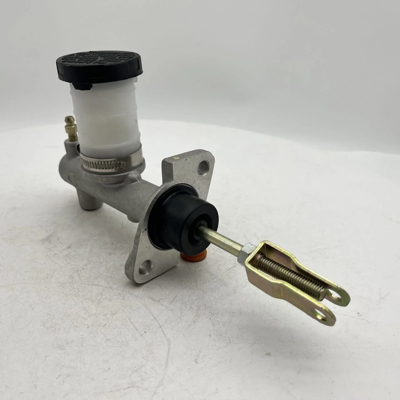 High Quality Clutch Master Cylinder for NISSAN OE 30610-Q2101