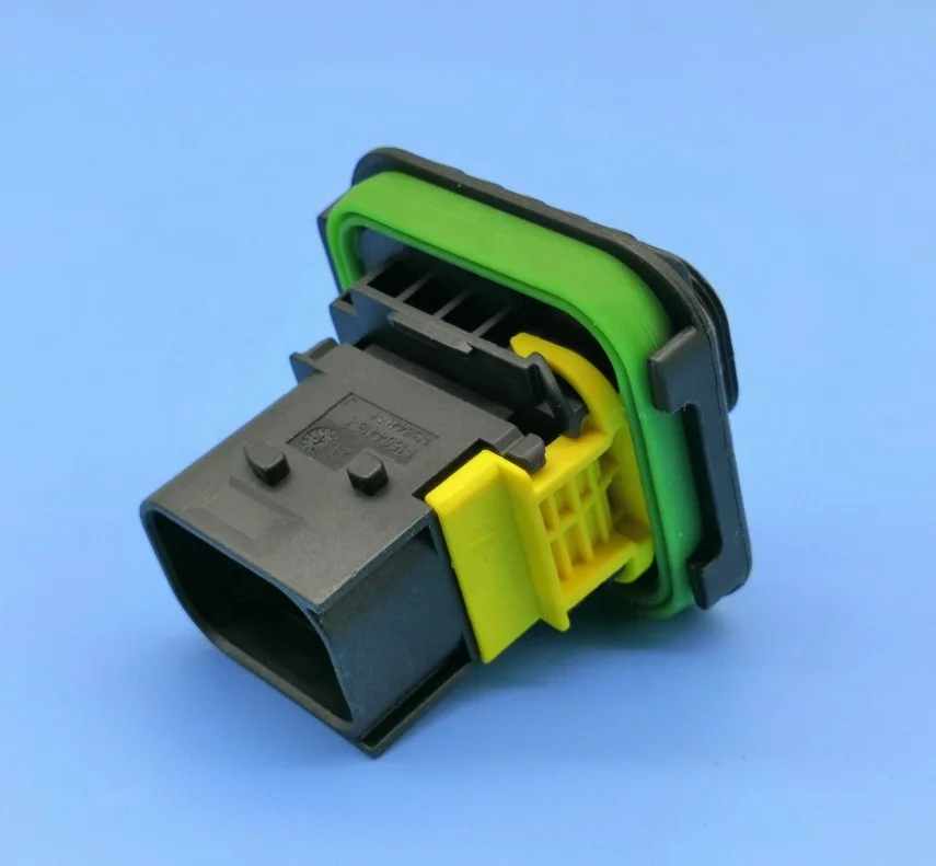 TE Connectivity HDSCS Series 8 Pin Waterproof Connectors